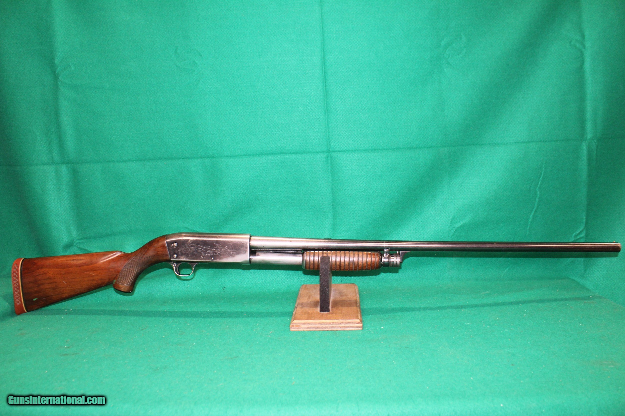 Ithaca Model 37 Featherlight 12 Gauge Shotgun Mfg.1952