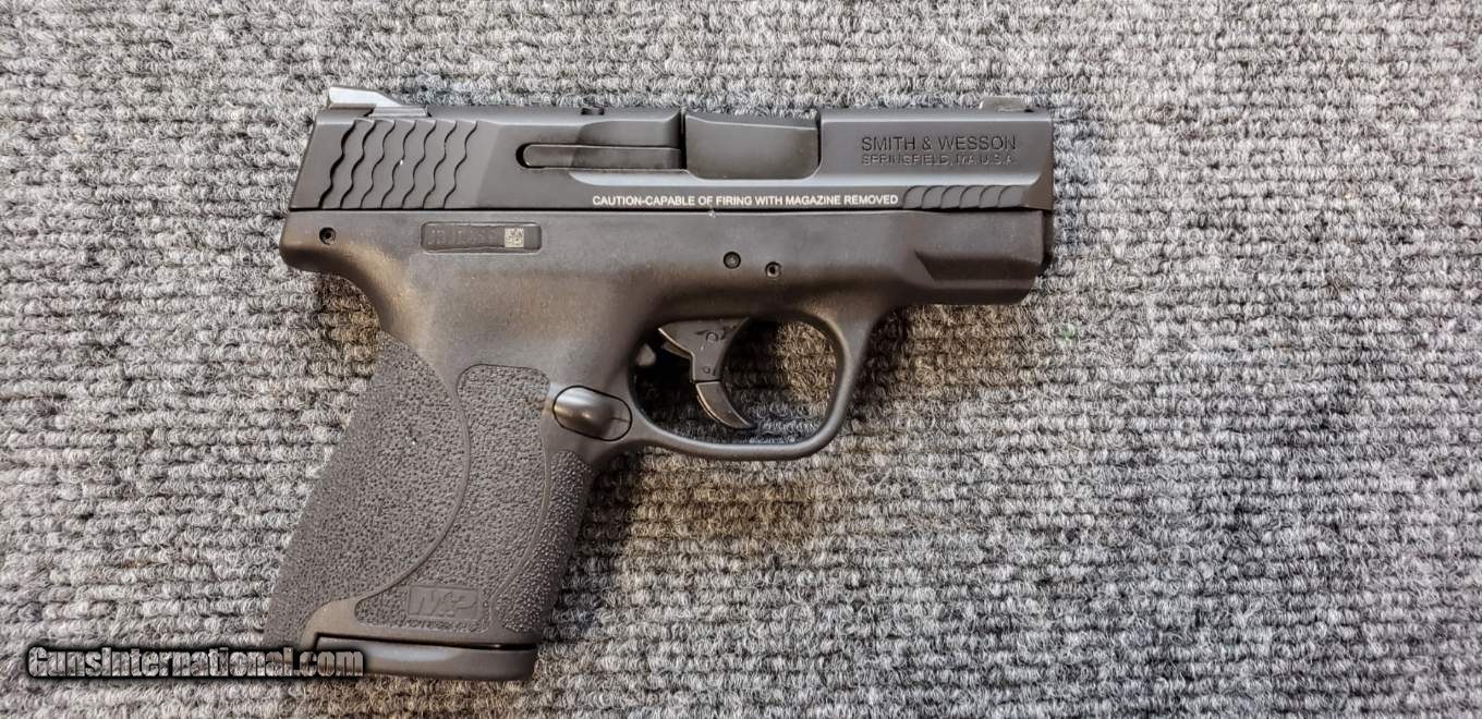 Smith & Wesson M&P Shield M2.0 w/ thumb safety