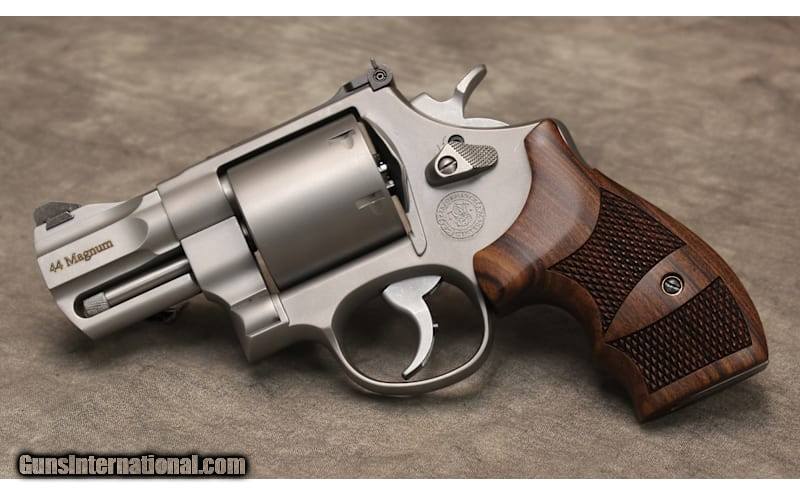 Smith & Wesson ~ 629 Performance Center ~ .44 Magnum