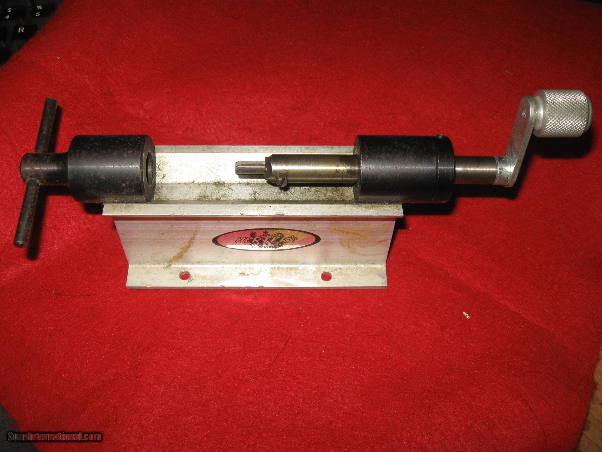 VINTAGE HERTERS CASE AND INSIDE NECK TRIMMER