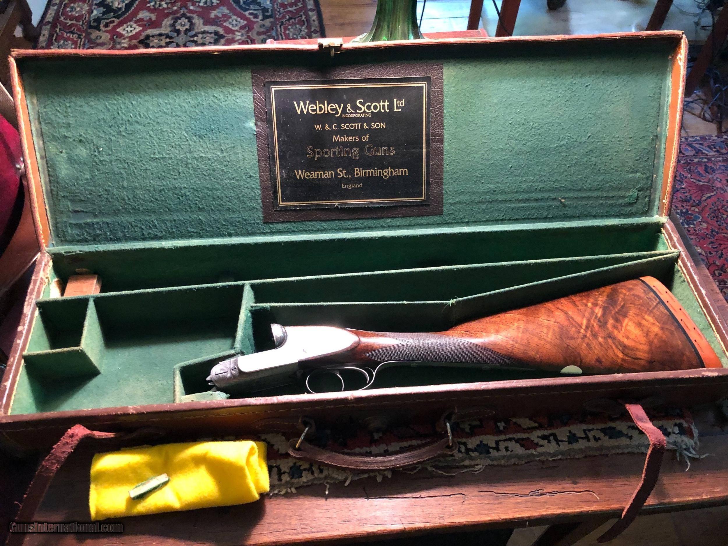 English Gun Case brass corners 26 inch