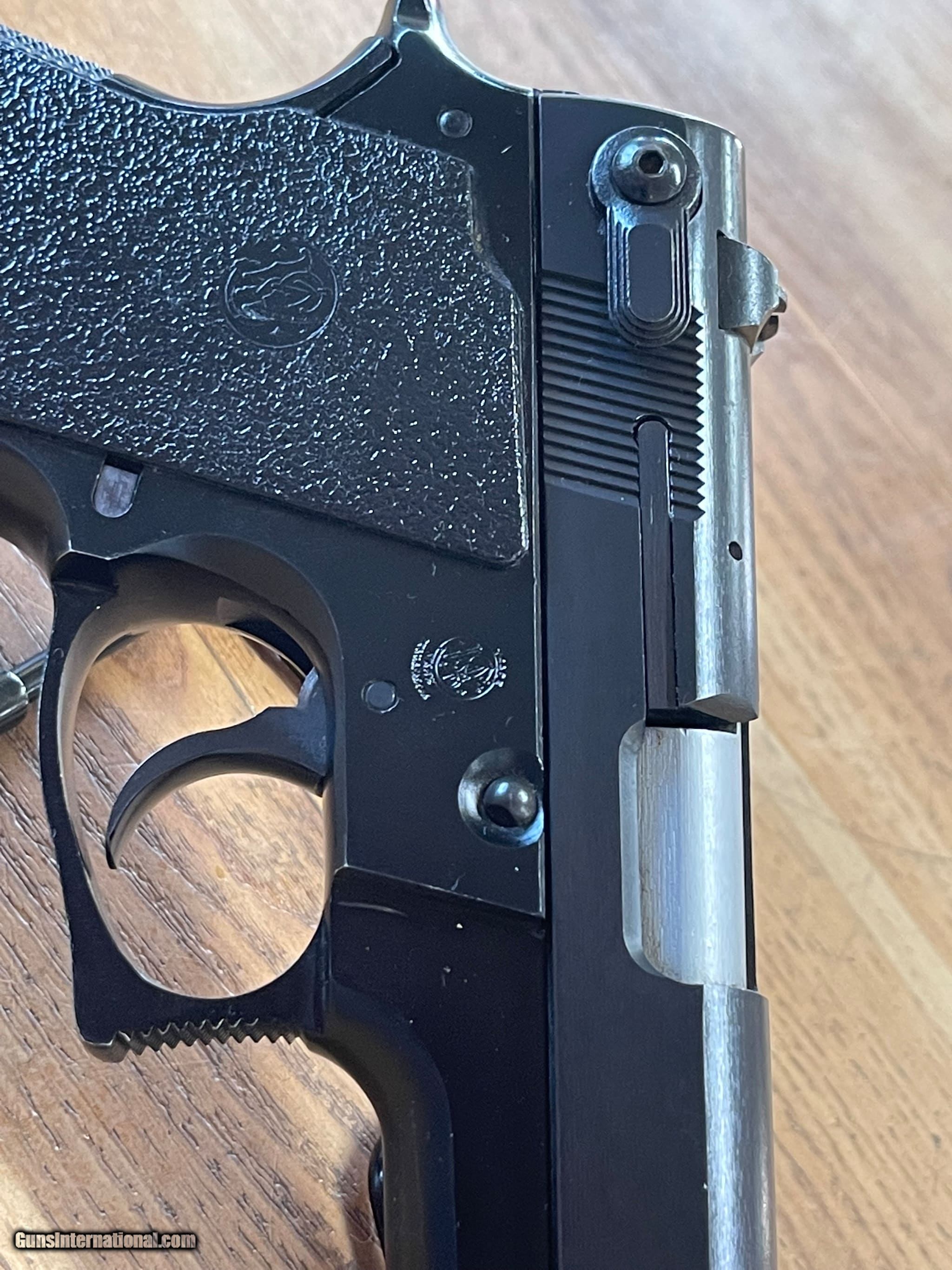 SMITH & WESSON 469