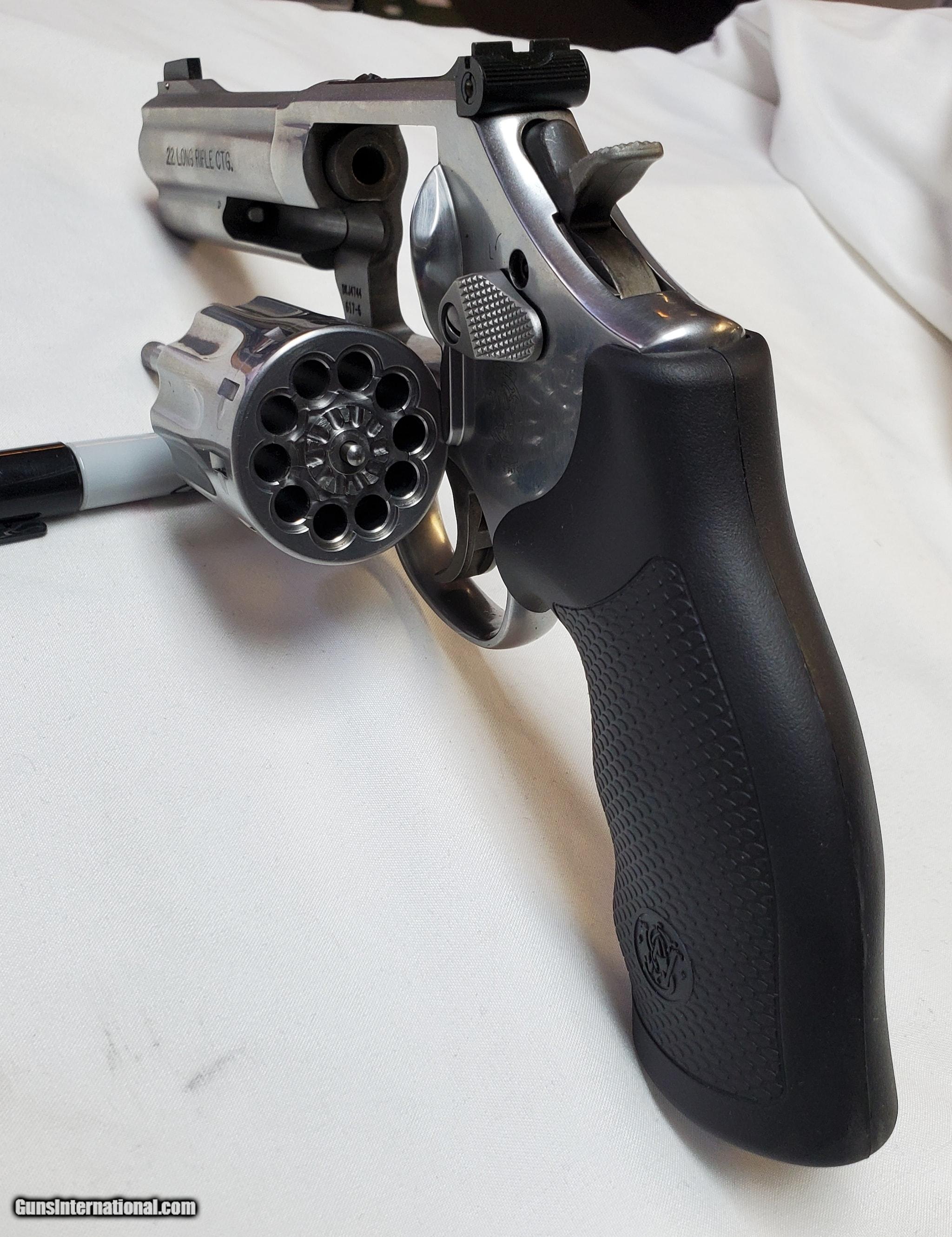 SMITH & WESSON 617