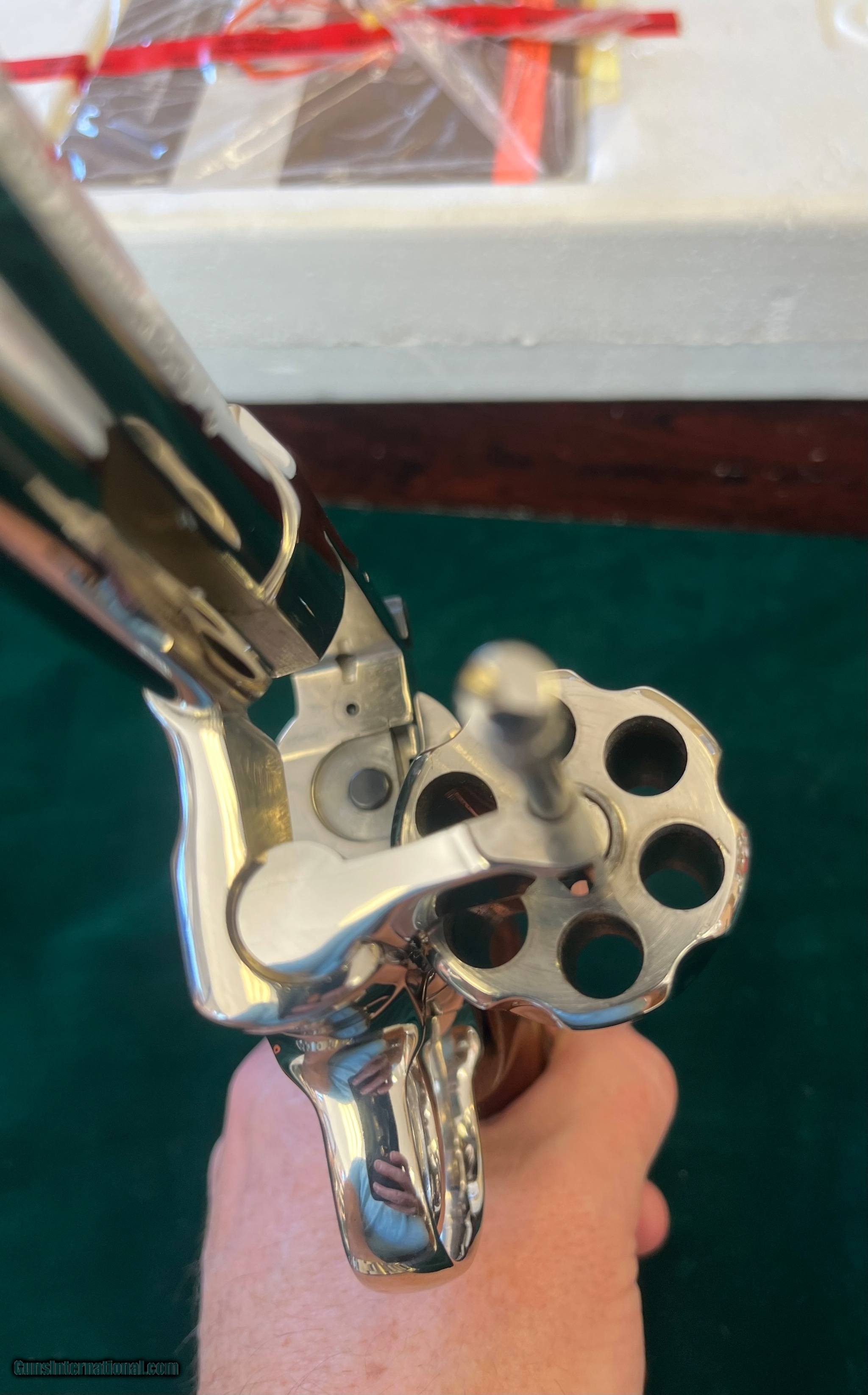 COLT 1981 PYTHON LNIB BOX & PAPERS