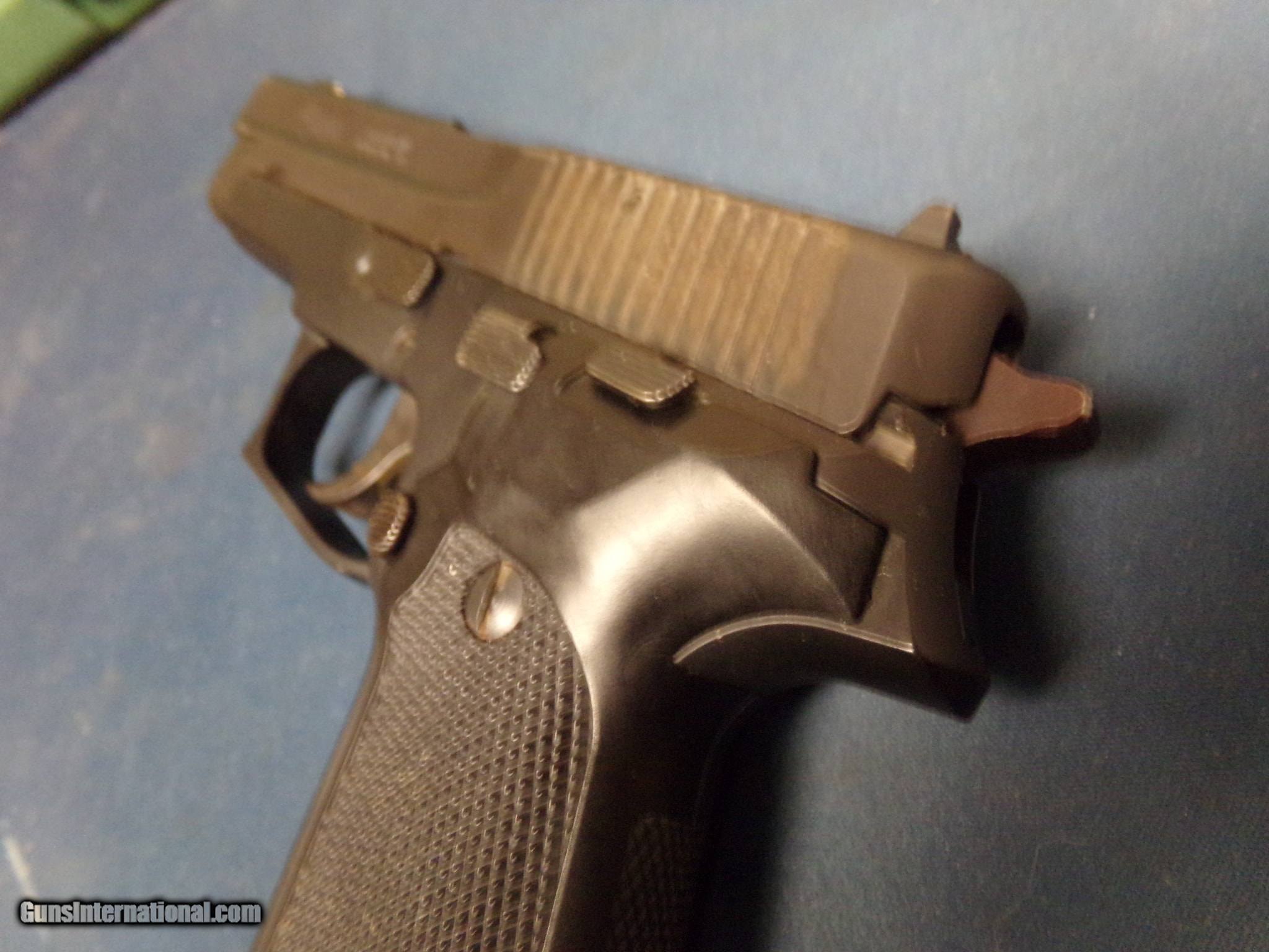 SIG SAUER P226 (WEST GERMAN)