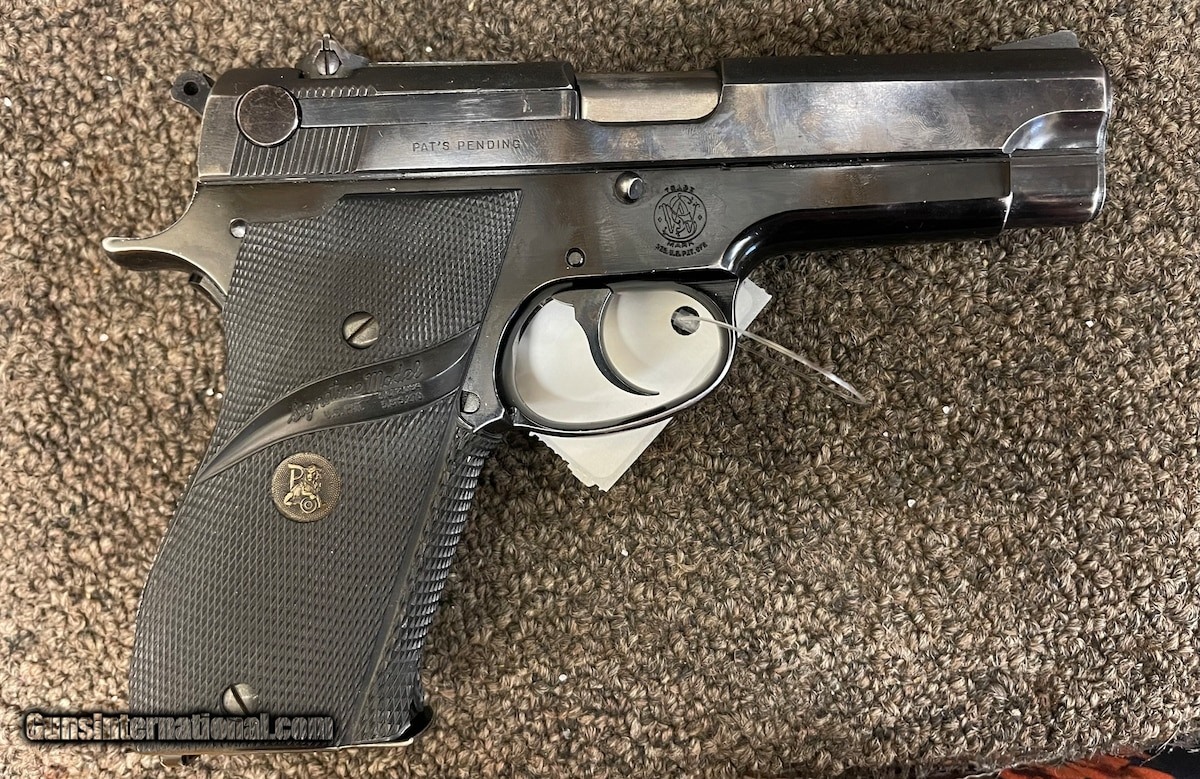 SMITH & WESSON 39 Model 39 Vintage