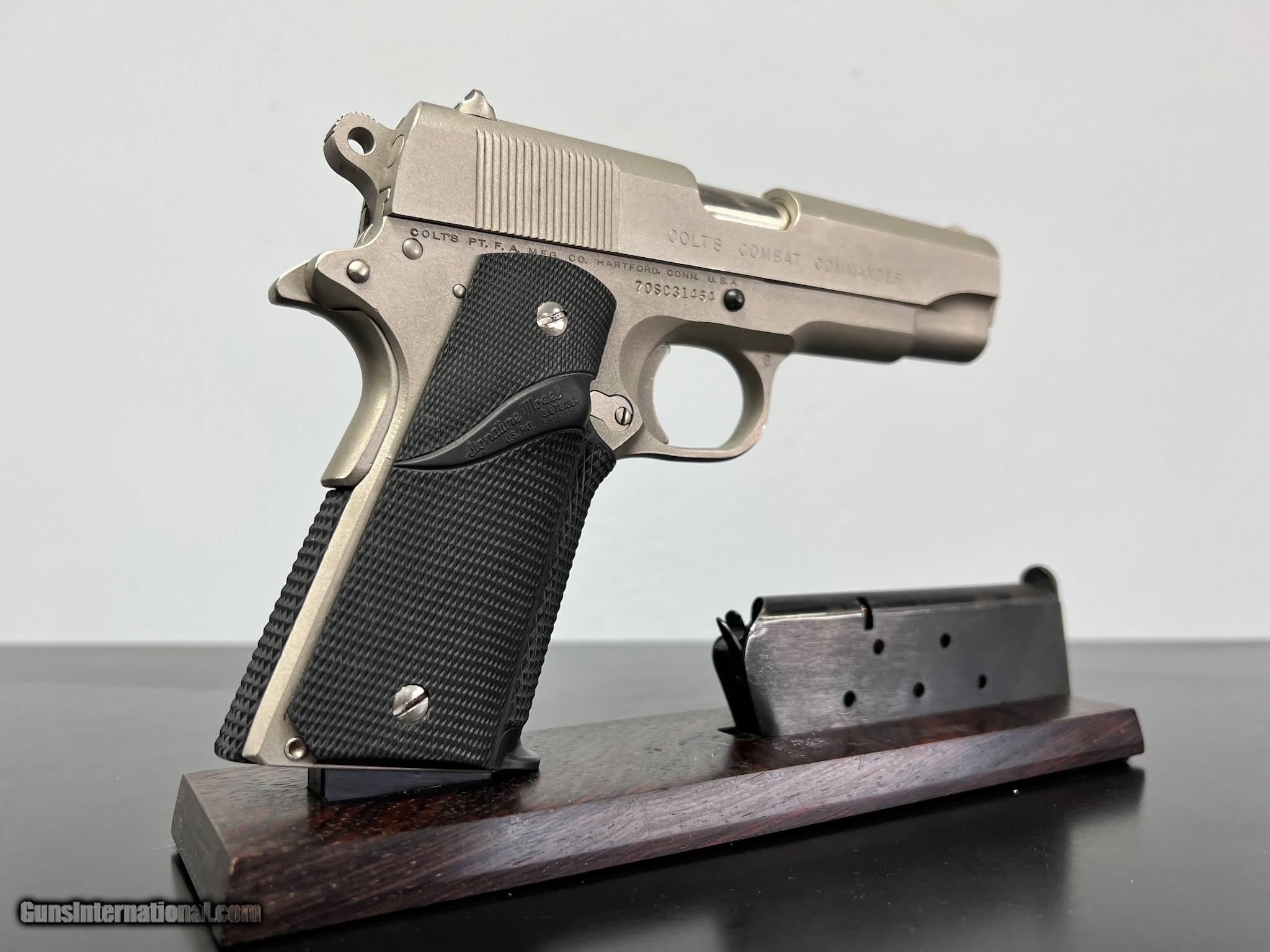 COLT 1911 COMBAT COMMANDER 45 AUTOMATIC