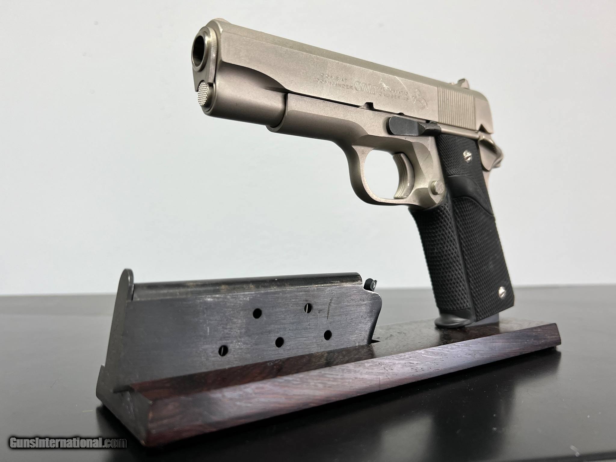 COLT 1911 COMBAT COMMANDER 45 AUTOMATIC
