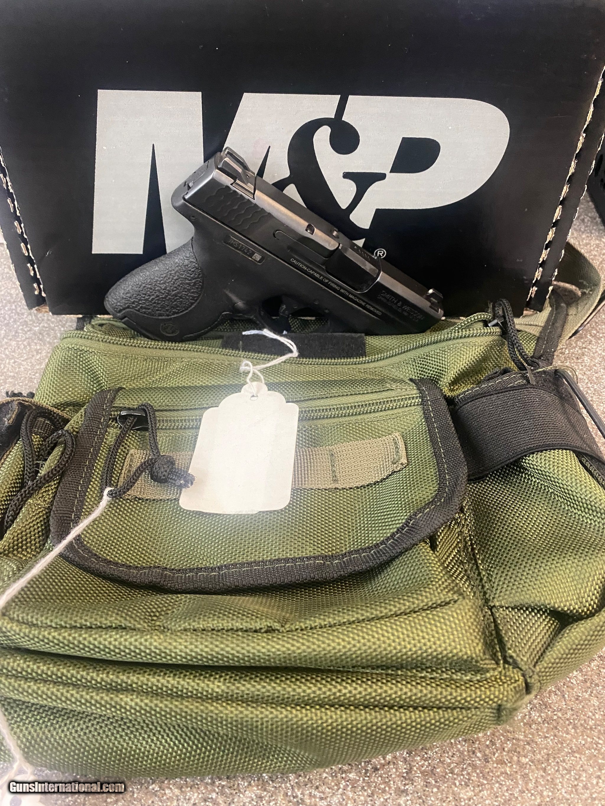 SMITH & WESSON M&P9 SHIELD BUG OUT BAG BUNDLE 9MM LUGER (9X19 PARA)