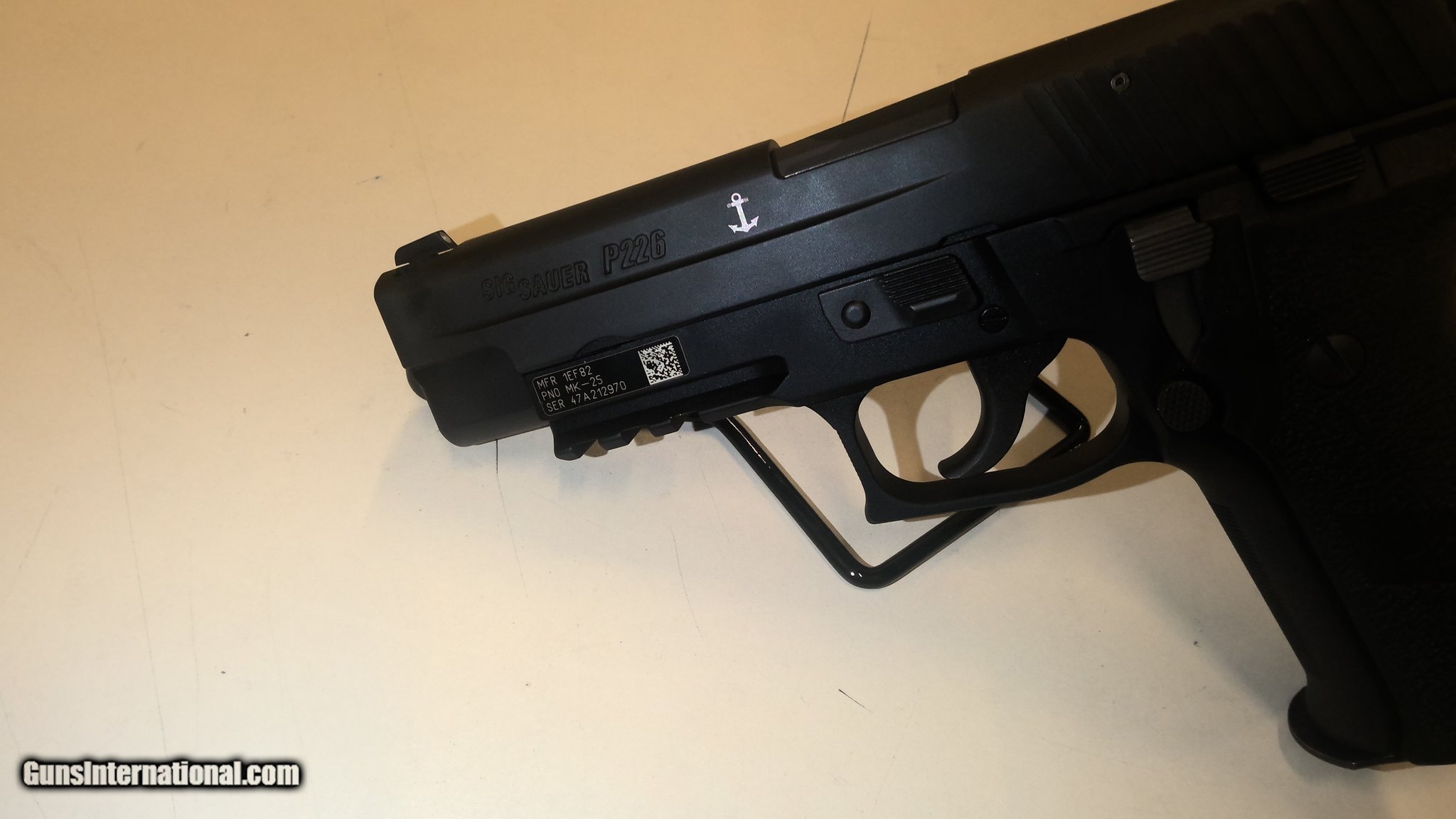 SIG SAUER P 226 P226 MK-25 U.S. Navy SEALs 15 ROUNDS 9MM LUGER (9X19 PARA)