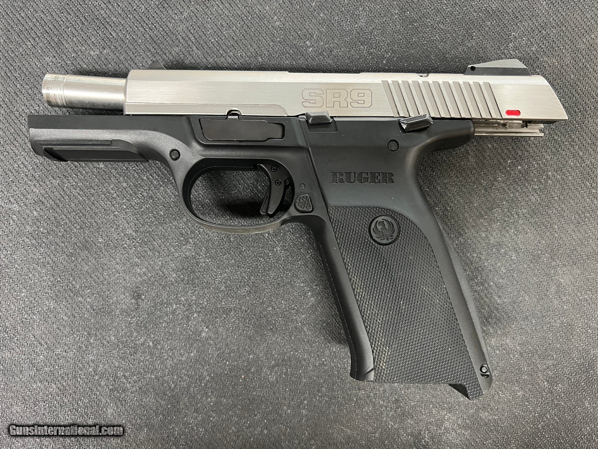 RUGER SR9 9MM LUGER (9x19 PARA)