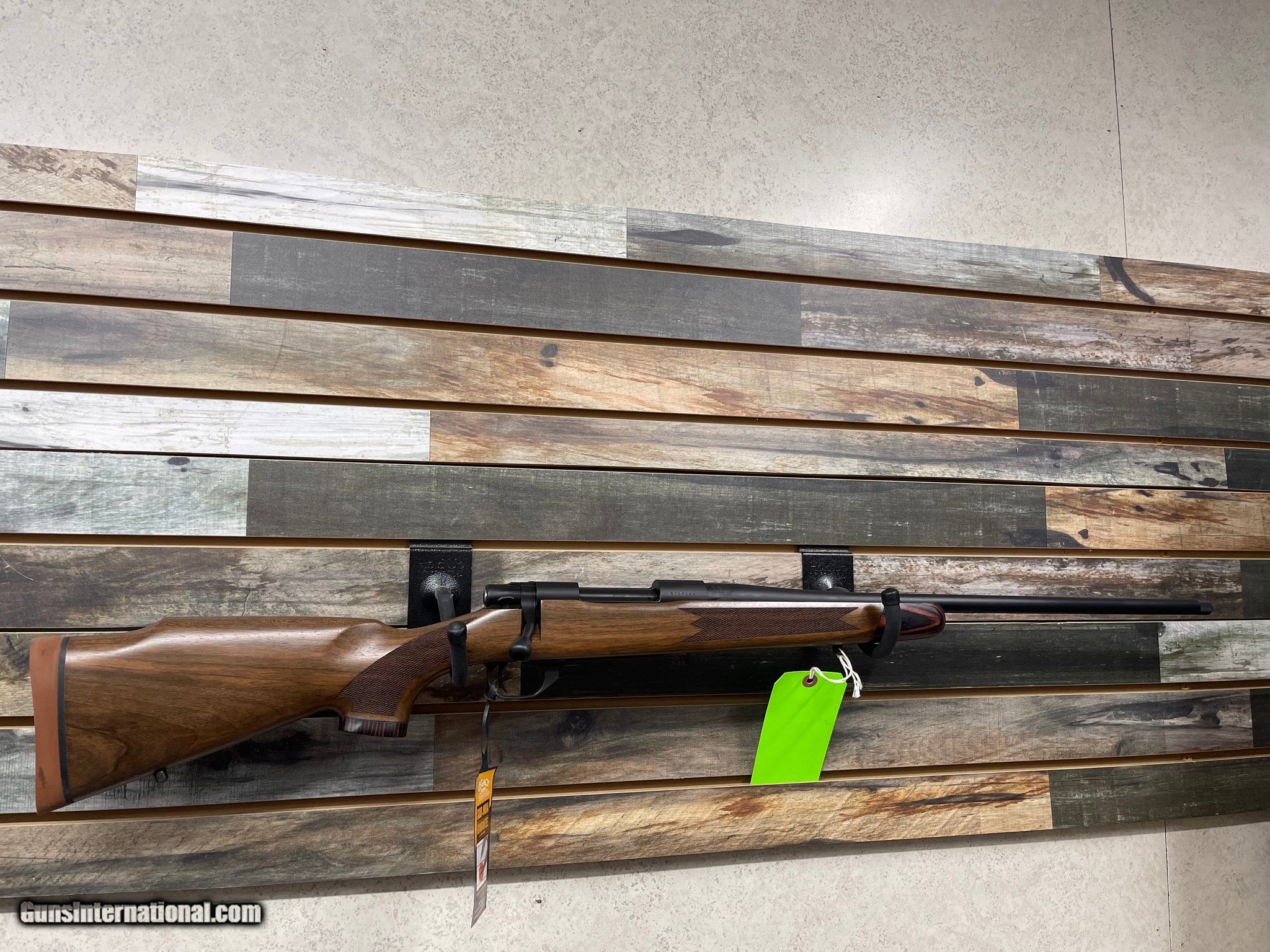 HOWA M1500 SUPER DELUXE .22-250 REM