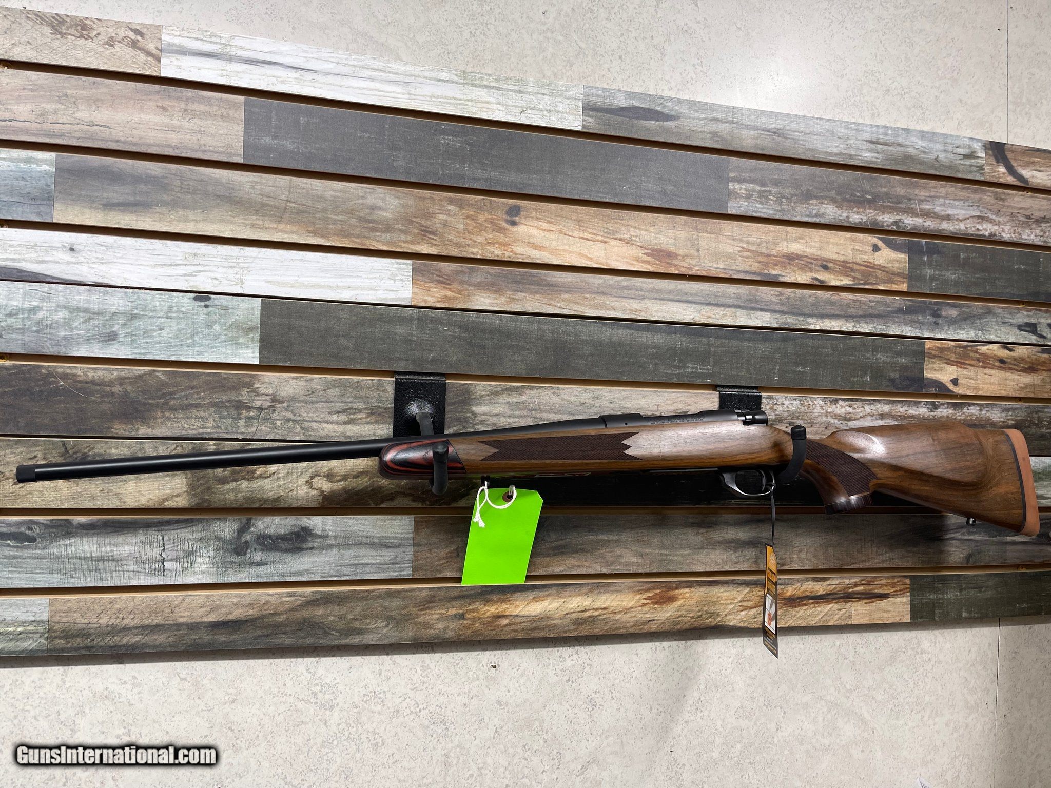 HOWA M1500 SUPER DELUXE .22-250 REM