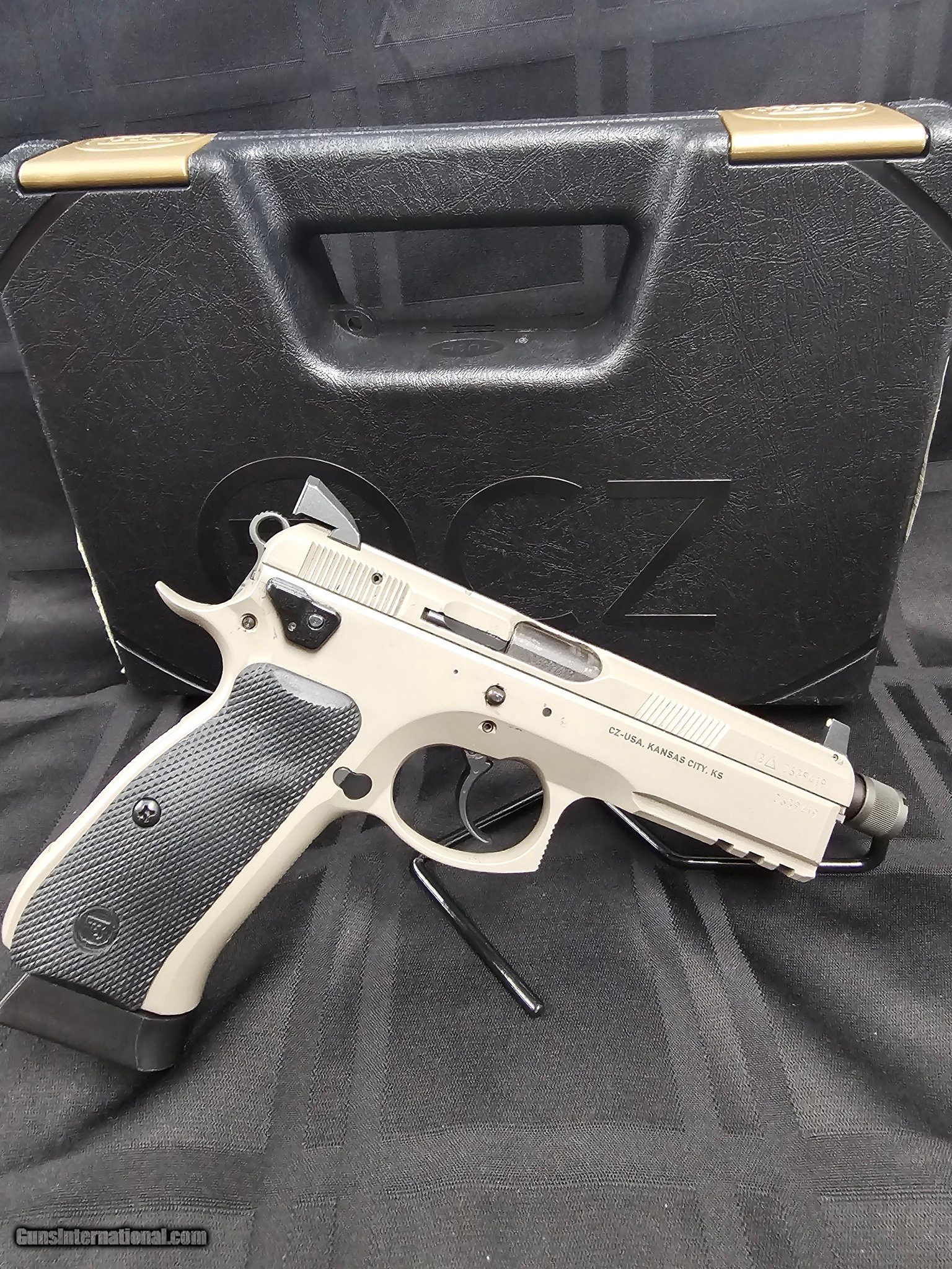CZ CZ 75 P-01 9MM LUGER (9x19 PARA)
