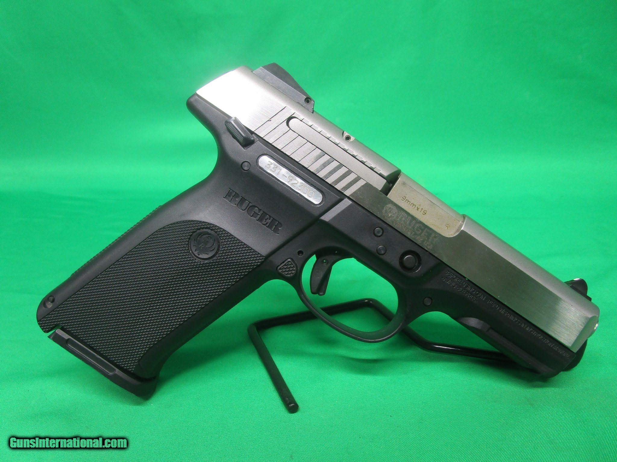 RUGER SR9 9MM LUGER (9X19 PARA)