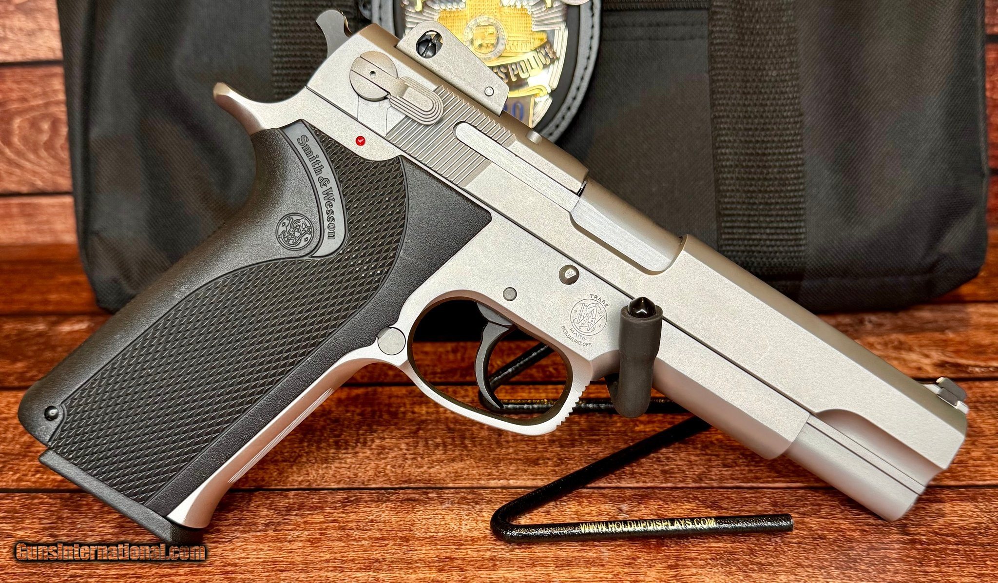 SMITH & WESSON S&W Model 4506-1 with "Training Day" LAPD Badge .45 ACP ...