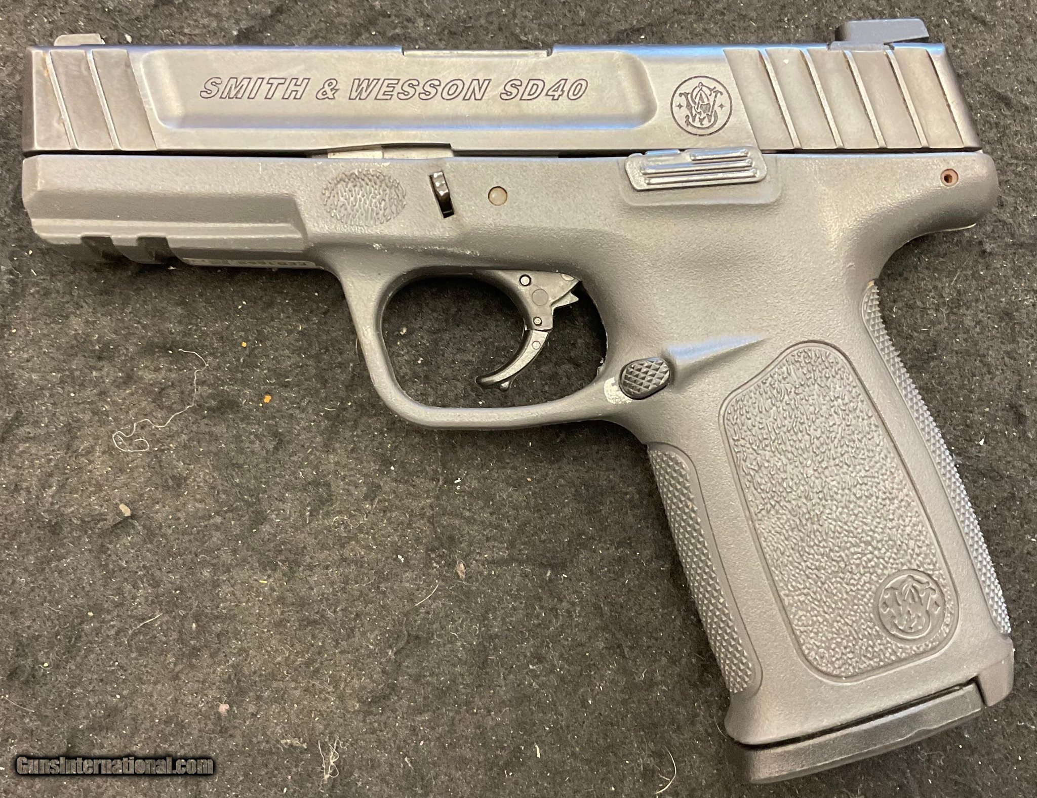 SMITH & WESSON SD40 .40 S&W for sale