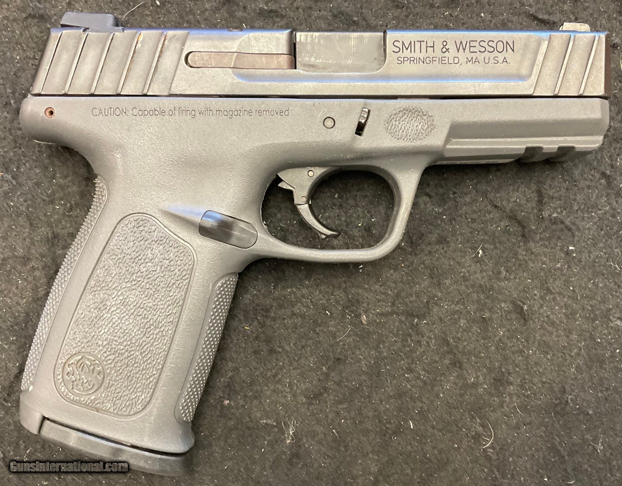 SMITH & WESSON SD40 .40 S&W for sale