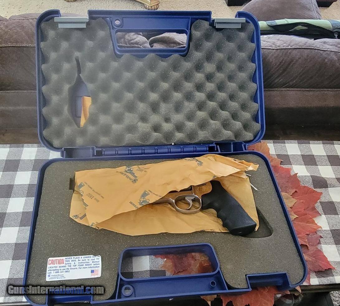 Smith & Wesson 460 Magnum Revolver. 6" Ported barrel. Never Fired. New ...