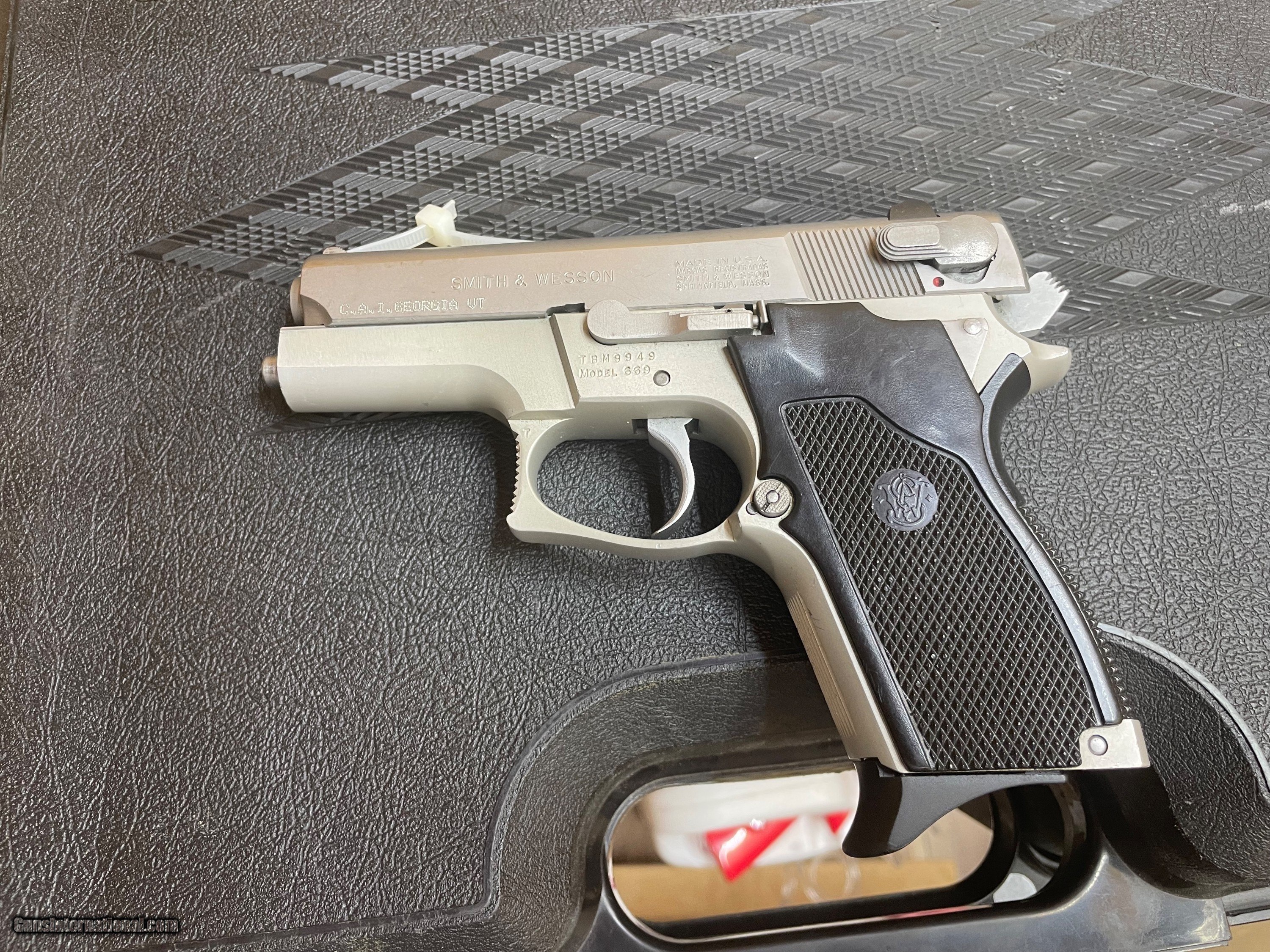 S&w 669 9 mm pistol