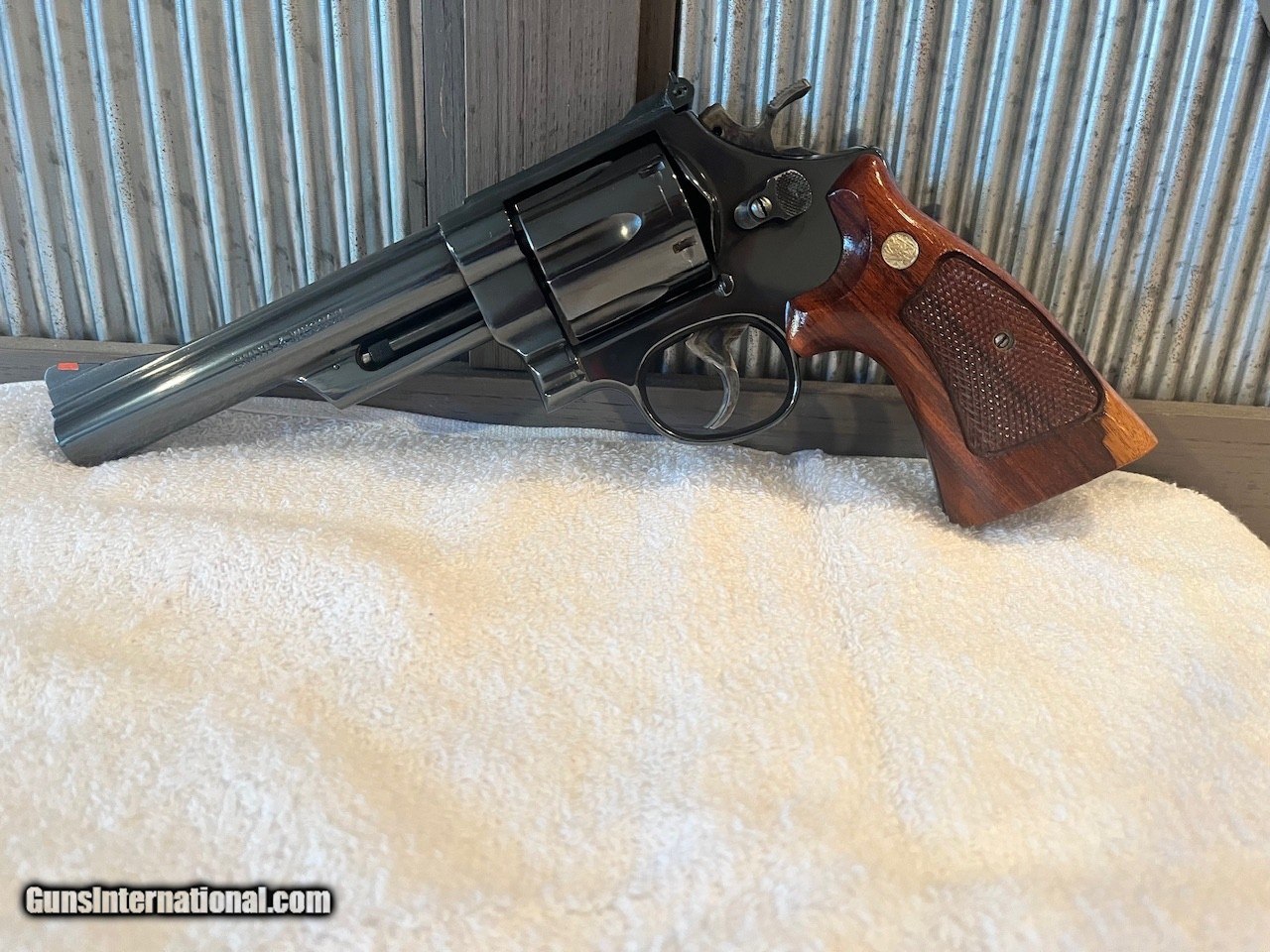 S&W 29-3 44 magnum 6 inch barrel, excellent