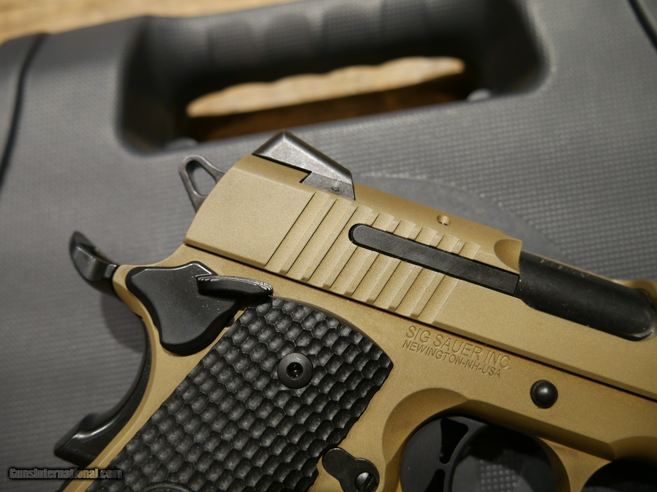 Sig Sauer 1911 Fastback Emperor Scorpion Carry .45ACP