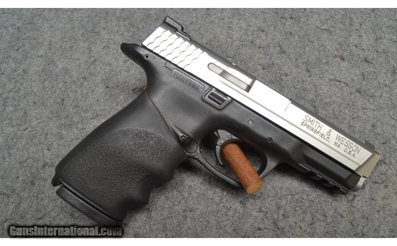 Smith & Wesson ~ M&P 40 ~ .40 S&W for sale