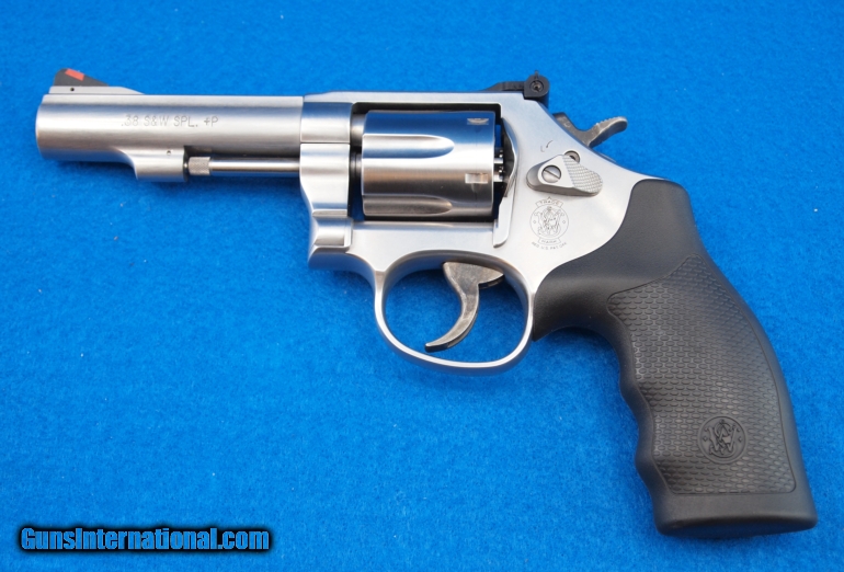 S&W MODEL 67 COMBAT MASTERPIECE 38 SPL