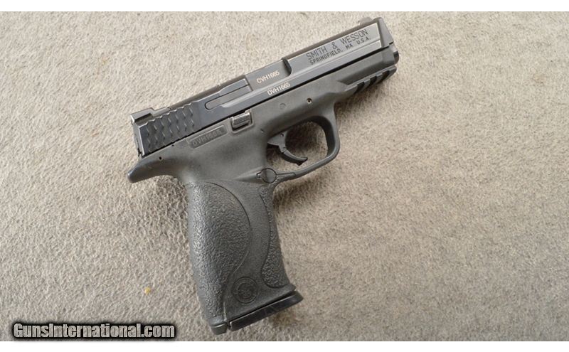 Smith & Wesson ~ M&P 40 ~ .40 S&W ~ In shipping box