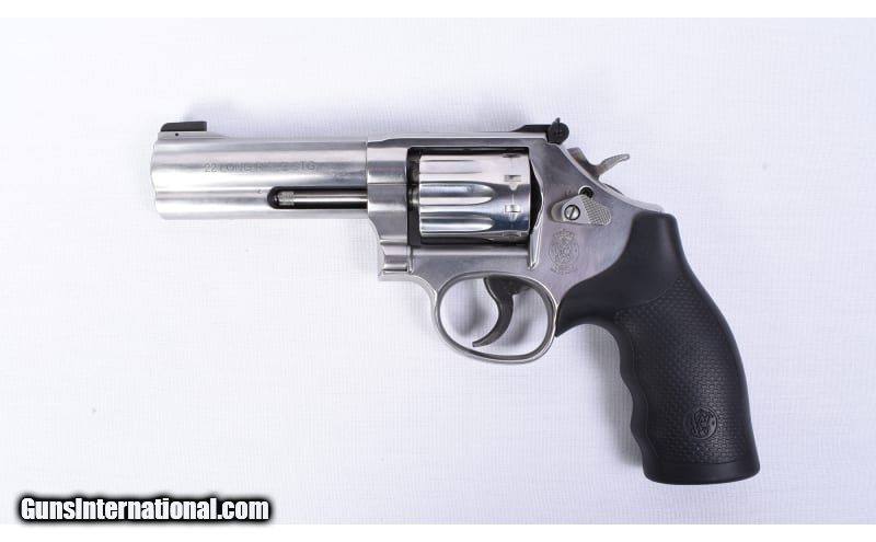 Smith & Wesson ~ 617-6 ~ .22LR