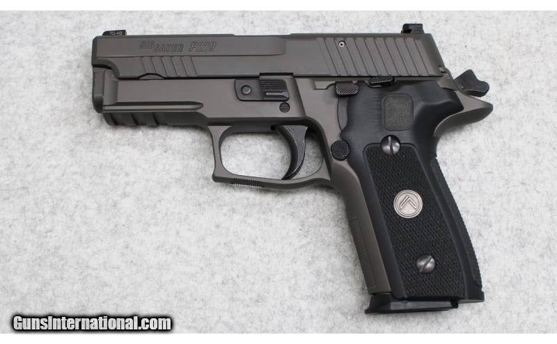 Sig Sauer ~ P229 ~ .40 S&W