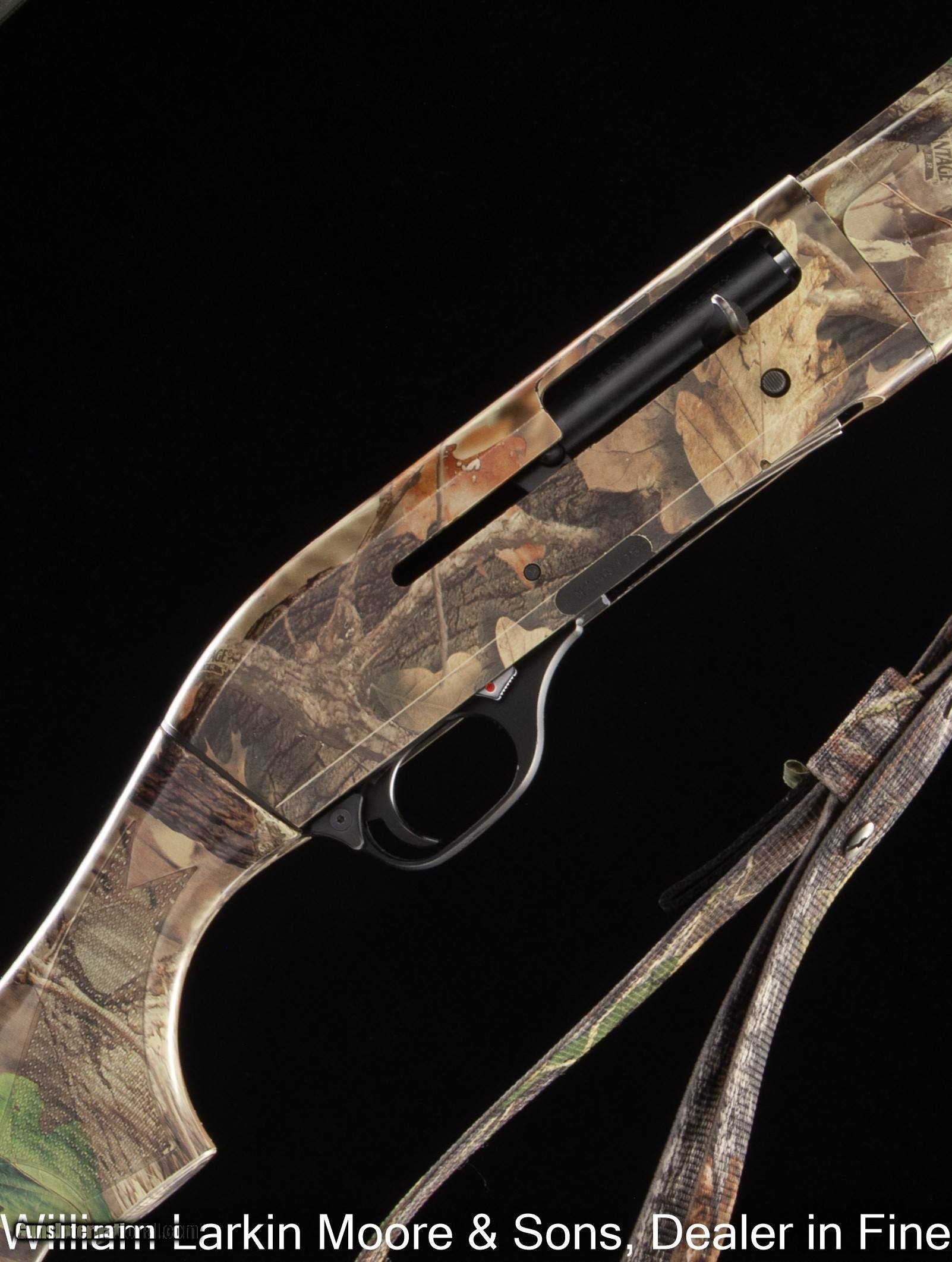 BENELLI M1 Super 90 Camo 20ga 26" Chokes, Advantage Timber camo, Sling