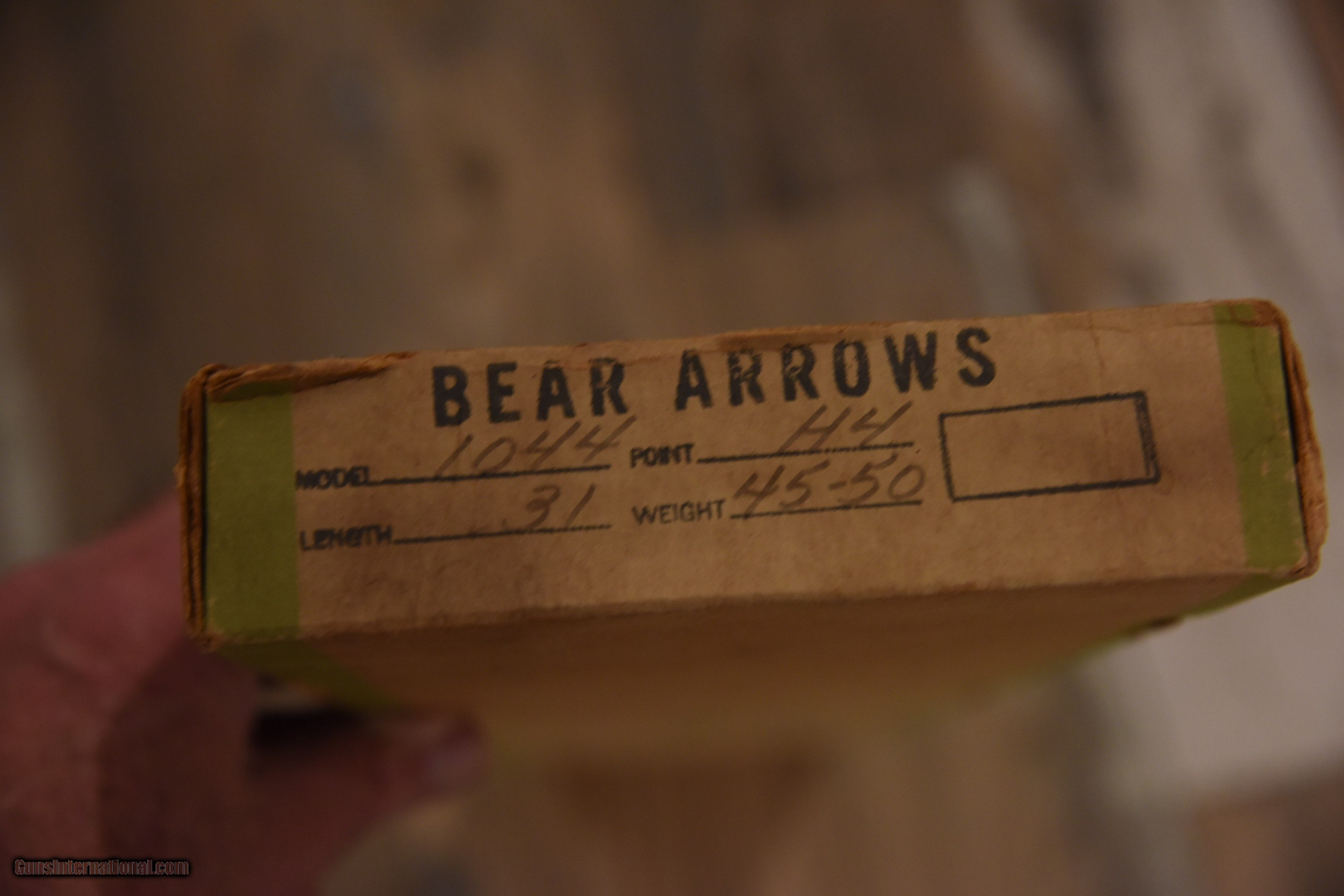 6 vintage Bear wooden arrows NIB