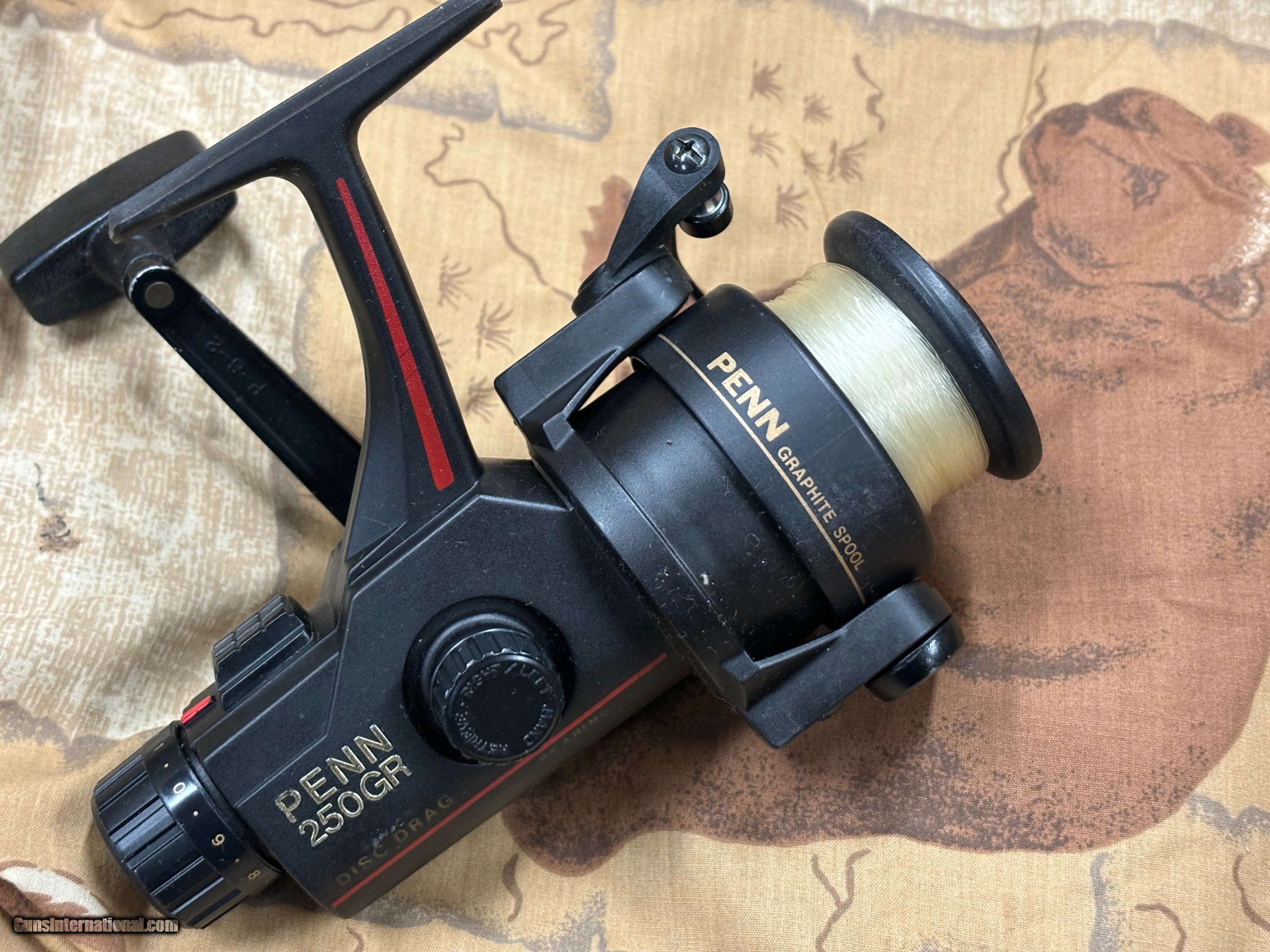 Vintage Penn U.S.A 250GR Rear Drag Graphite Spinning Fishing Reel