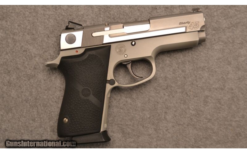 Smith & Wesson ~ Shorty 45 ~ .45 ACP