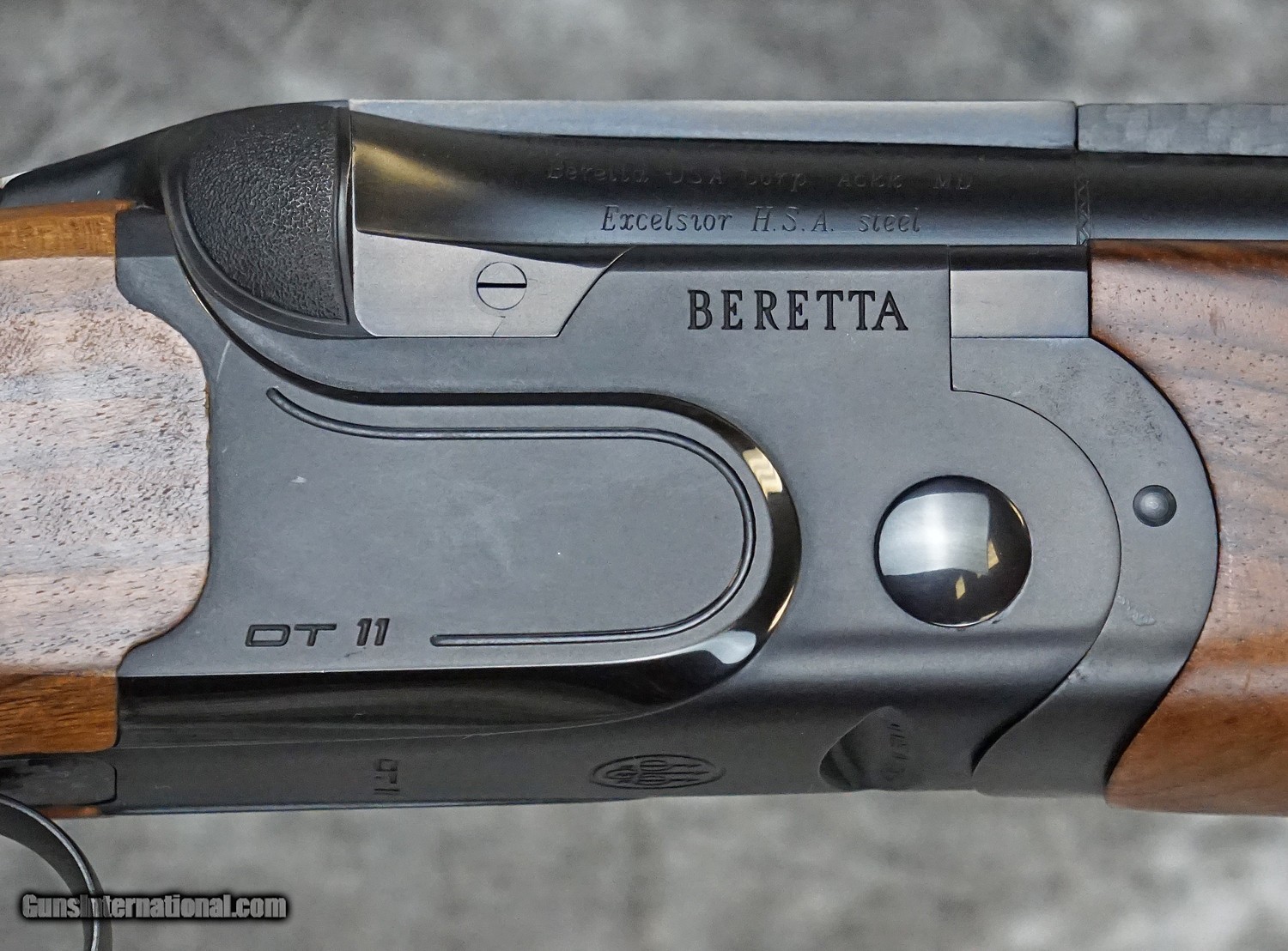 Beretta DT11 Black Edition Left Hand BFast Sporting 12GA 32" (53W)