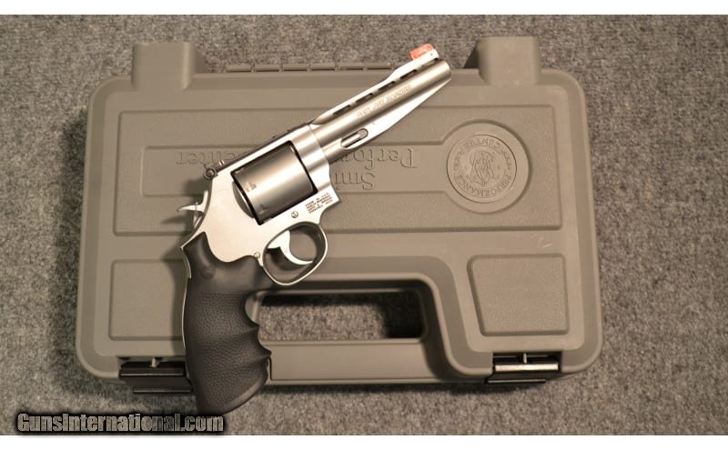 Smith & Wesson ~ 686-6 Performance Center ~ .357 Magnum