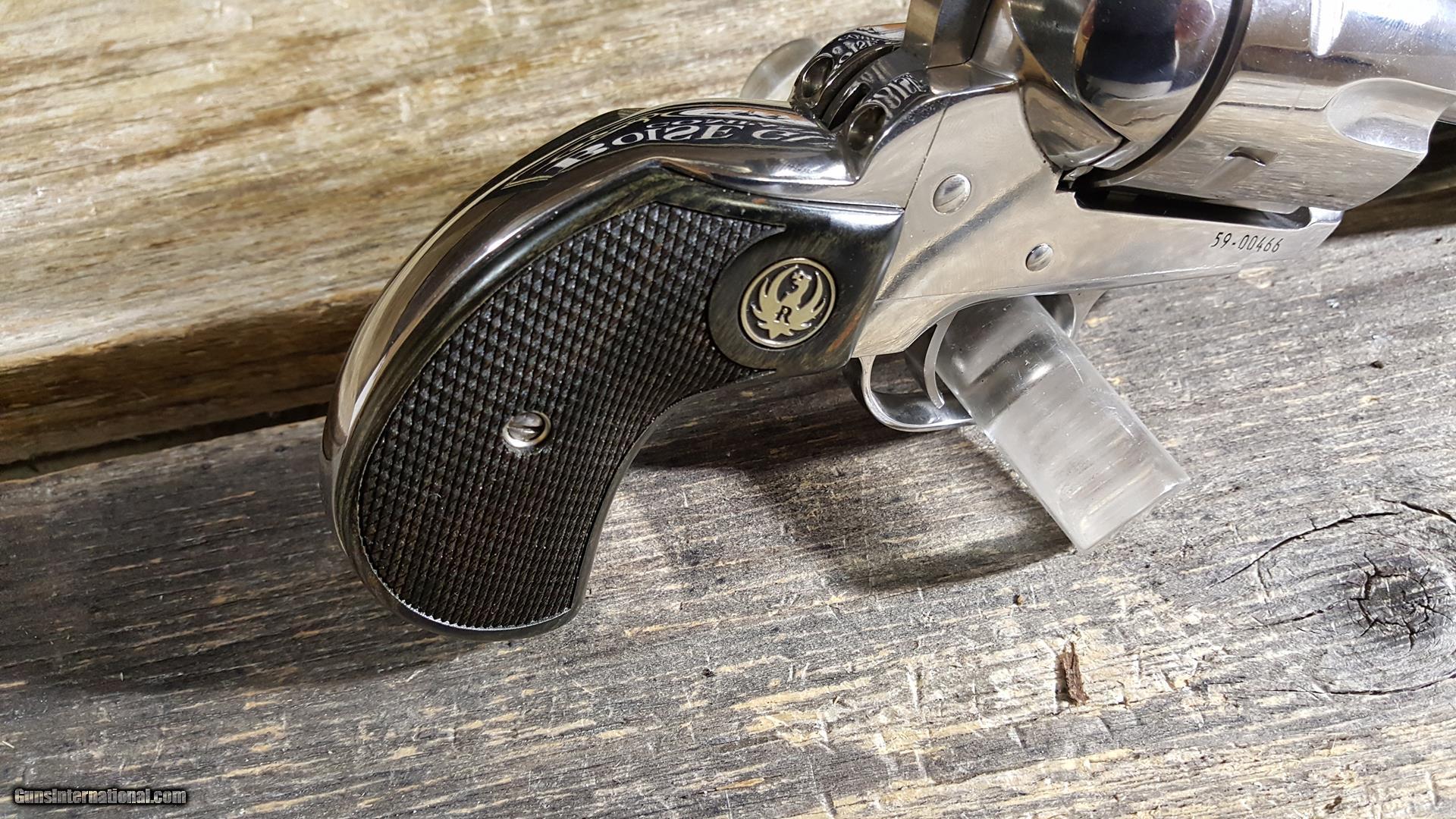 Ruger New Vaquero Birdshead 44 MAG New