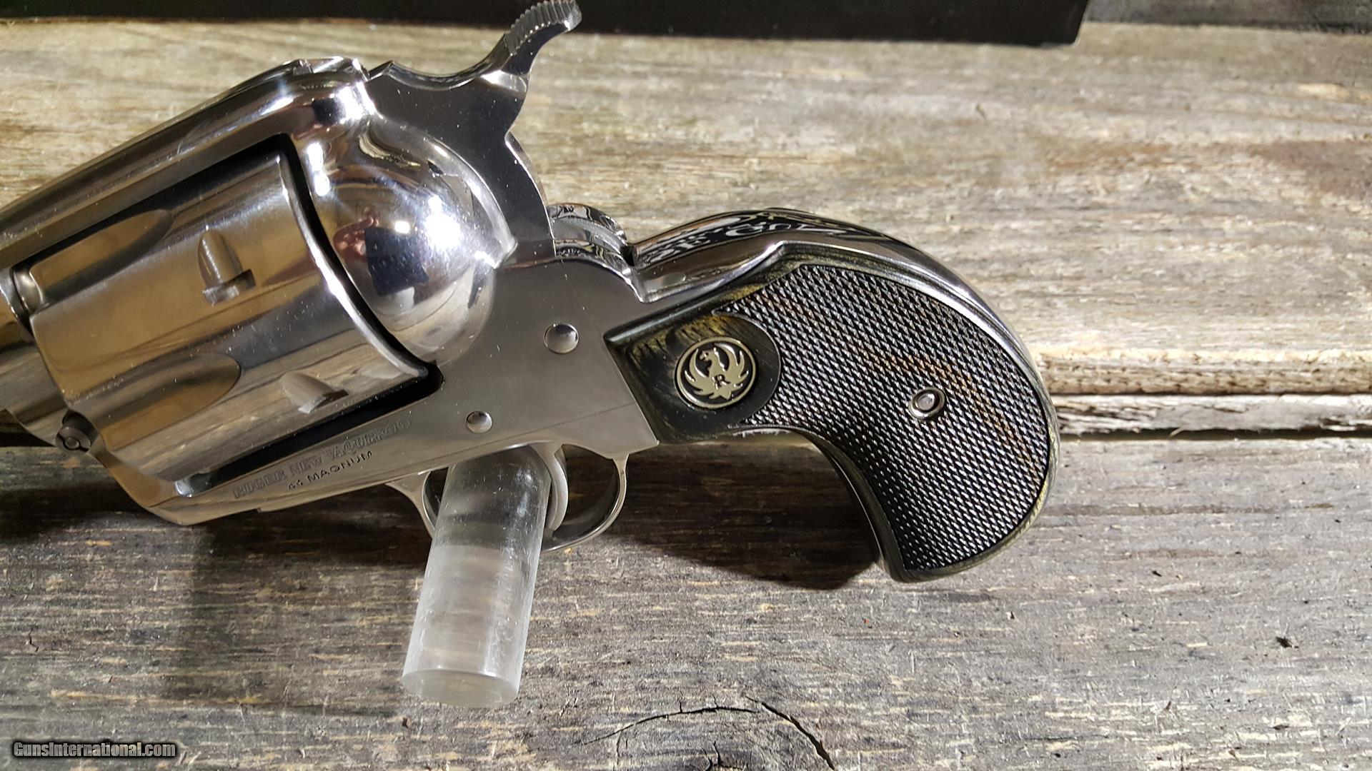 Ruger New Vaquero Birdshead 44 MAG New