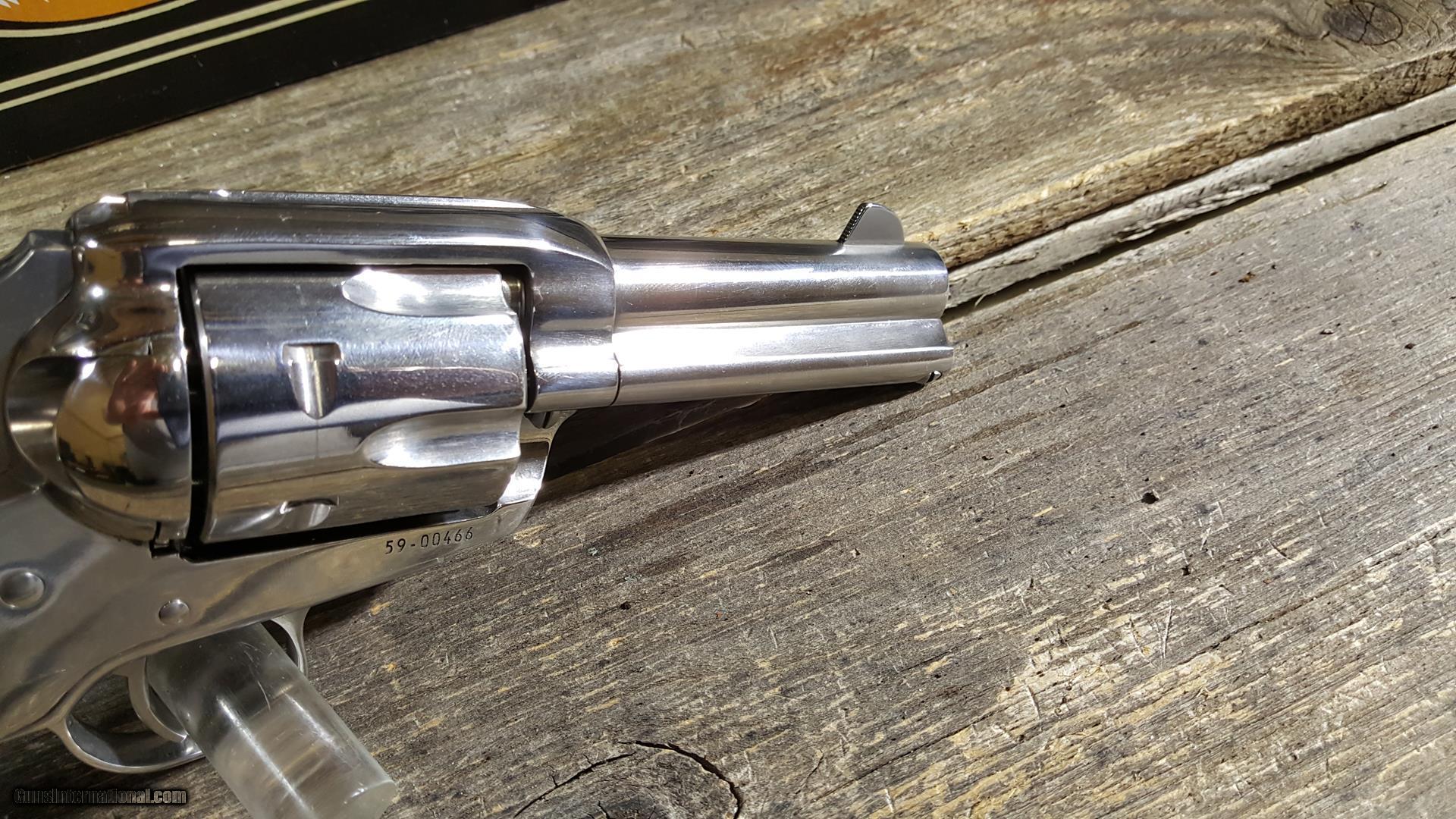 Ruger New Vaquero Birdshead 44 MAG New