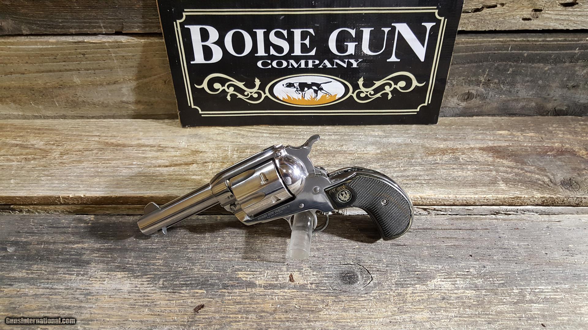 Ruger New Vaquero Birdshead 44 MAG New