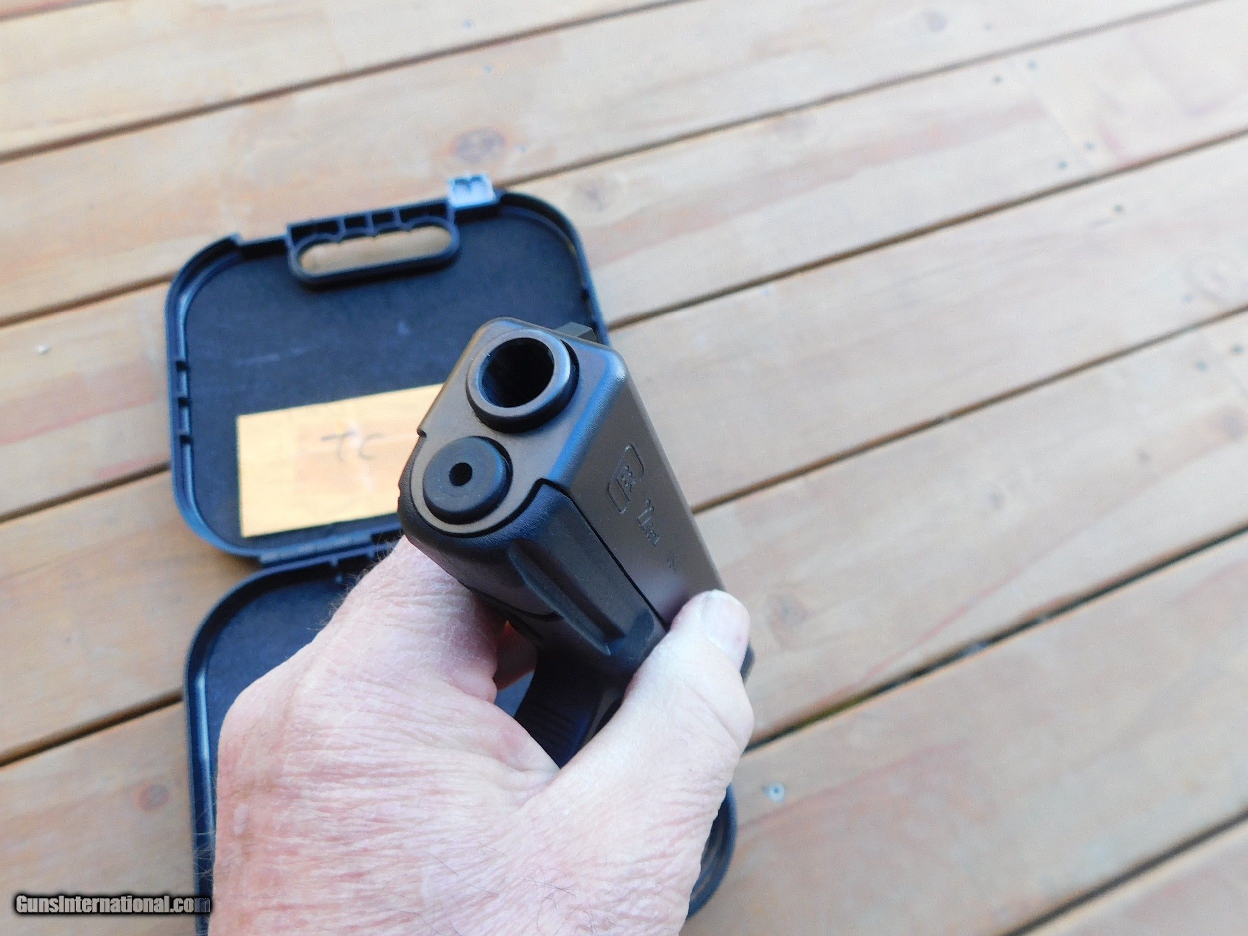 Glock Model 22 Gen 4 Cal 40 Near New Cond in correct box with extra 15 ...