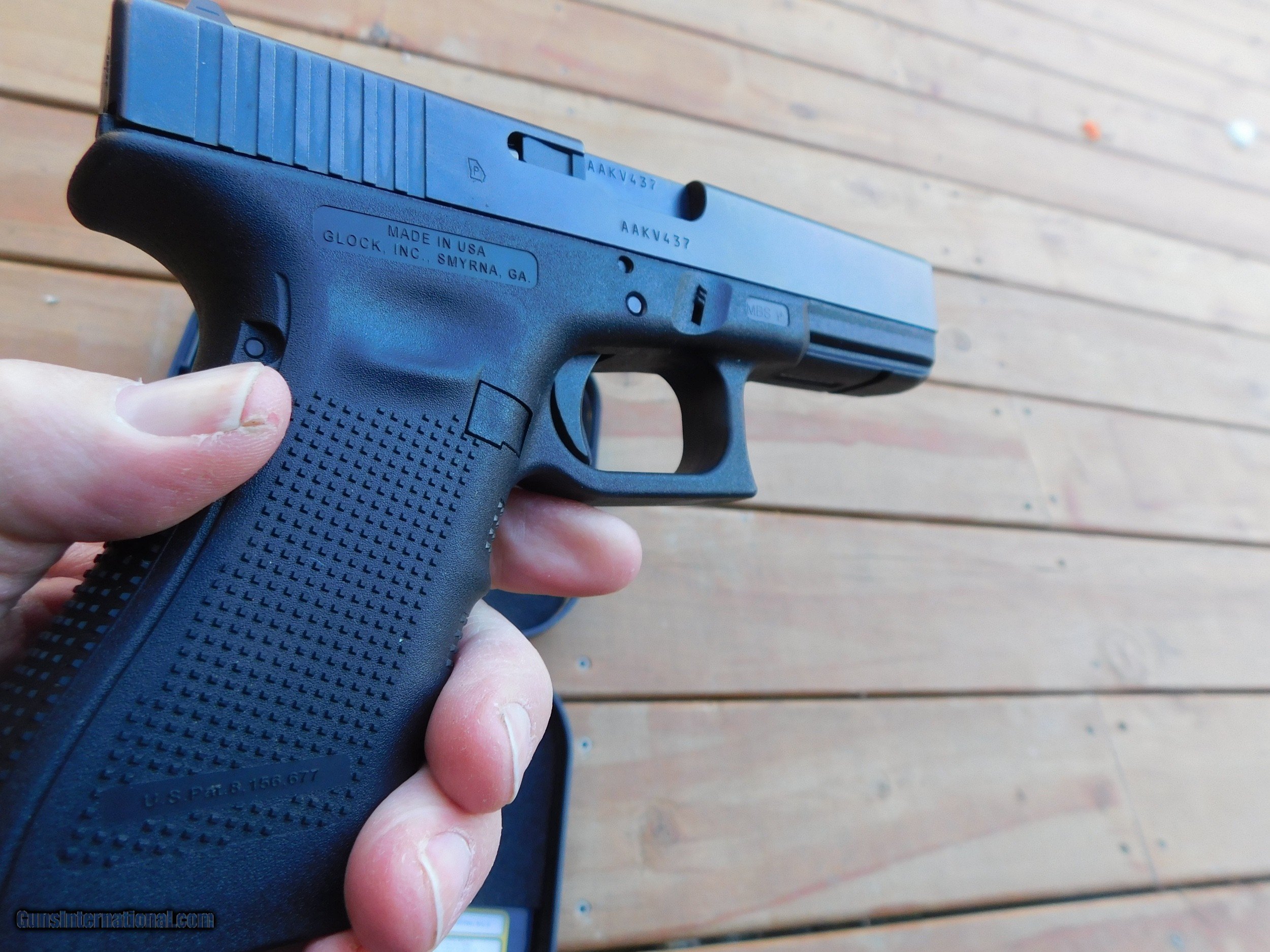 Glock Model 22 Gen 4 Cal 40 Near New Cond in correct box with extra 15 ...