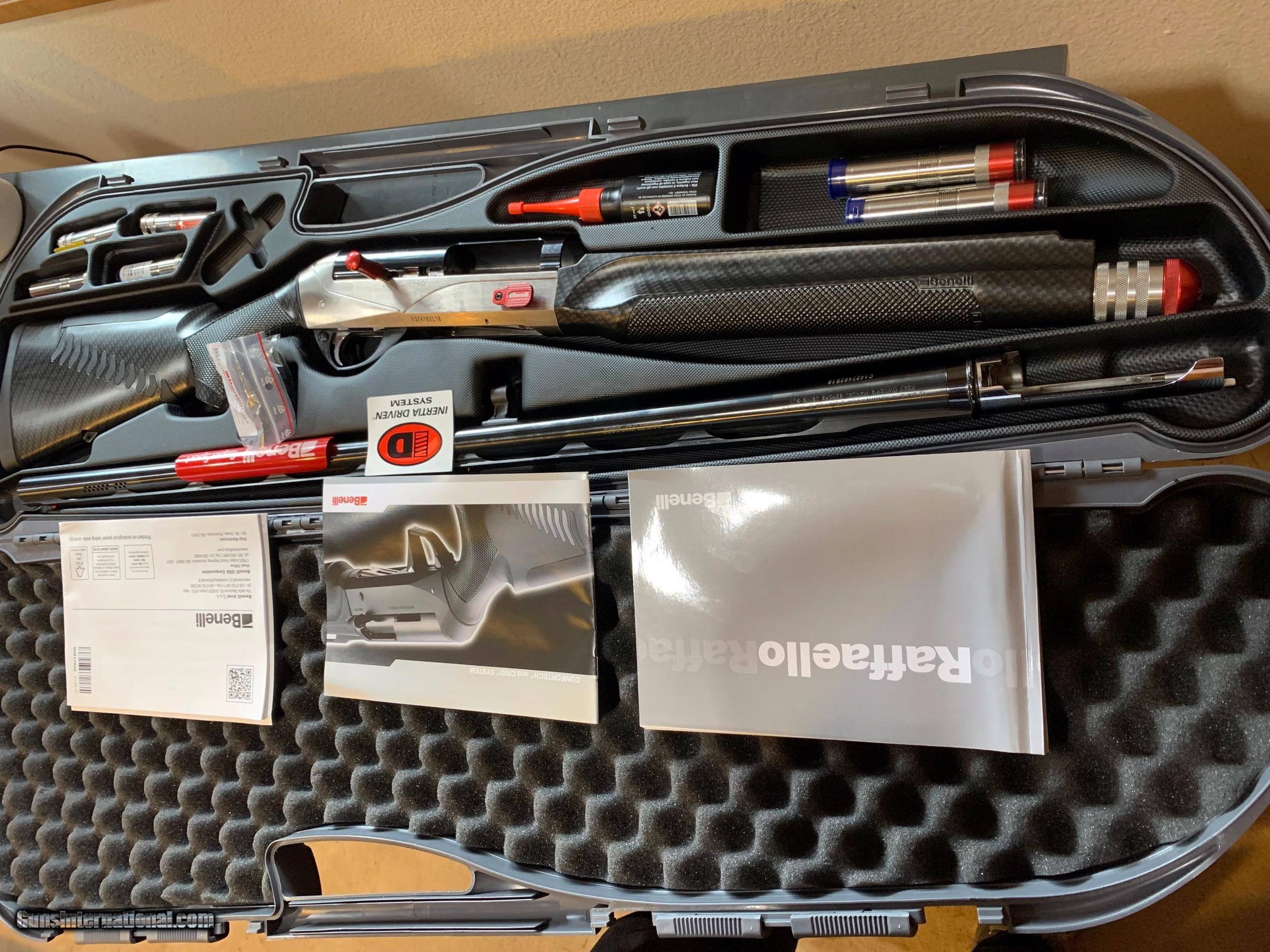 Benelli Super sport Performance Shop shot gun, almost new, shot 4 boxes ...