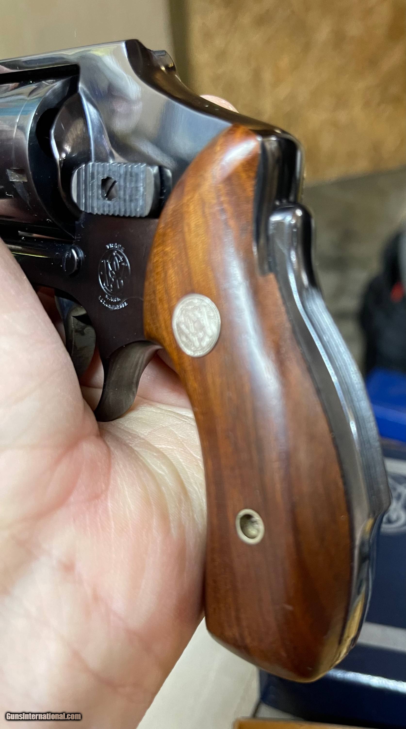 Smith and Wesson 40 Centennial (flat latch) Smith and Wesson 40 Centennial (flat latch)