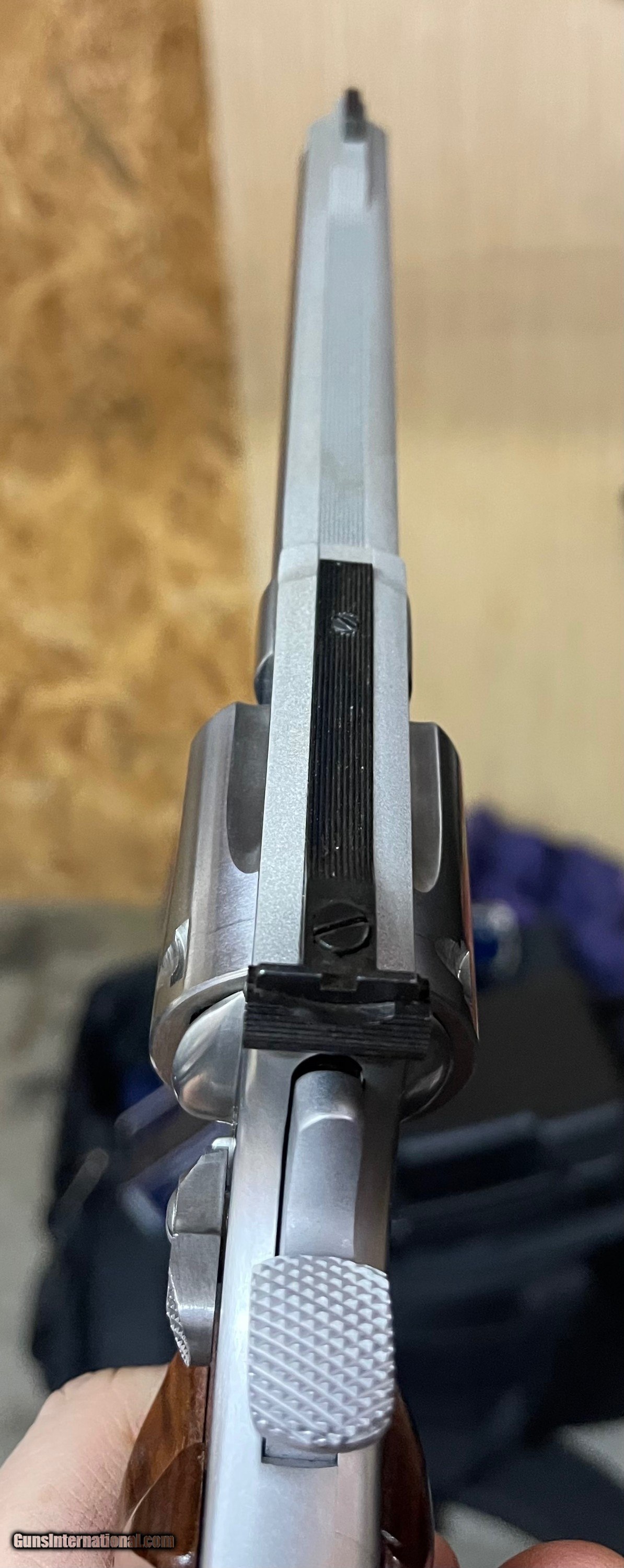 Smith and Wesson 617 (6 in, combats)