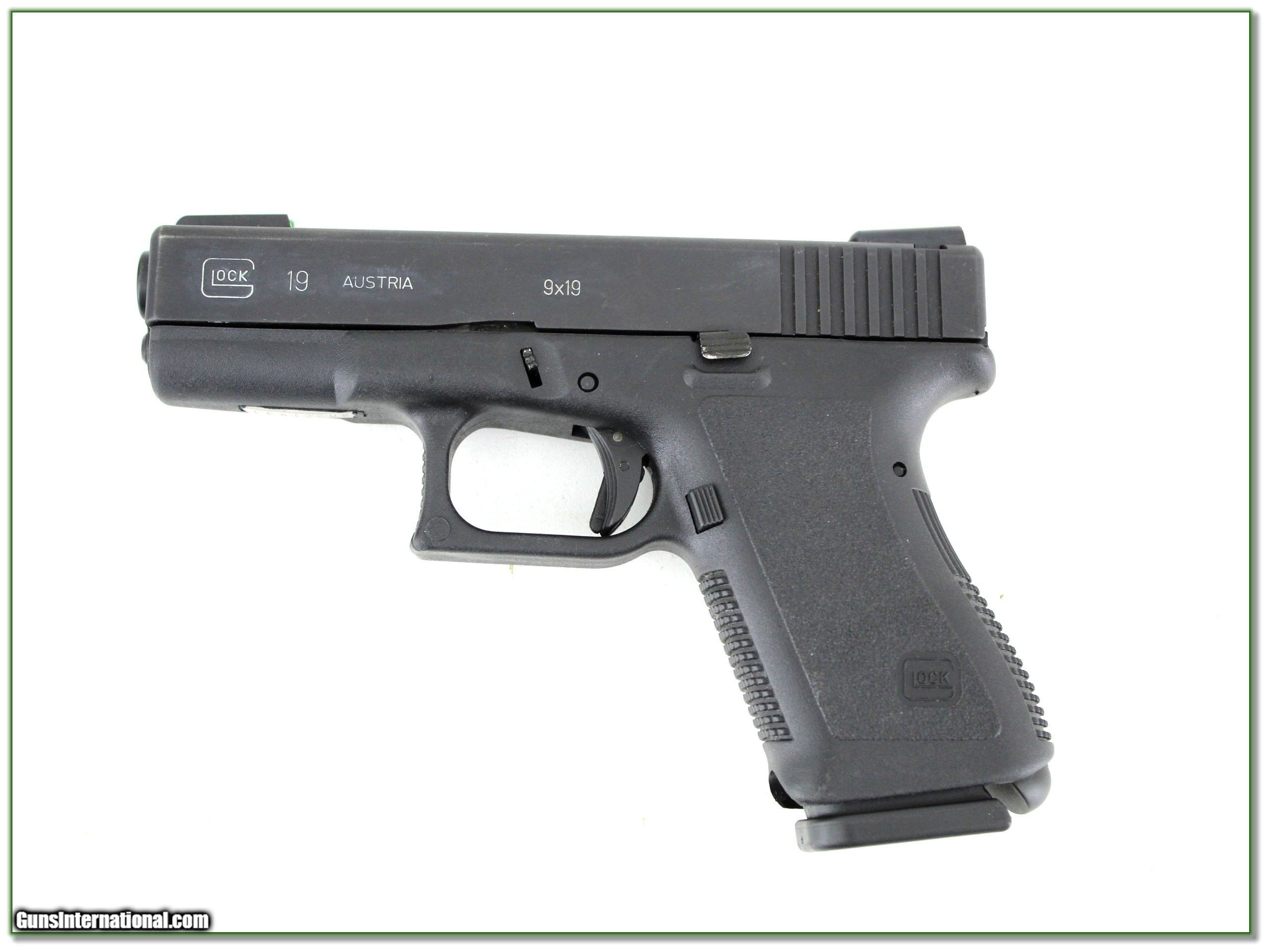 Glock 19 Gen 2 G2 9mm in case