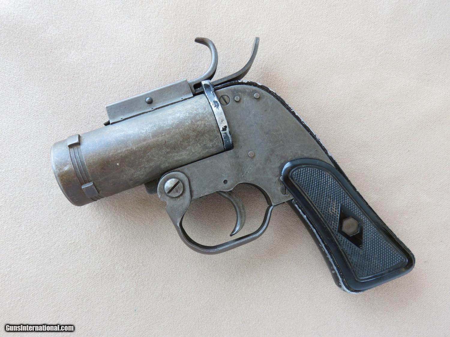 WW II Vintage U.S. Property M-8 FLARE GUN PYROTHECHNIC PISTOL 37mm