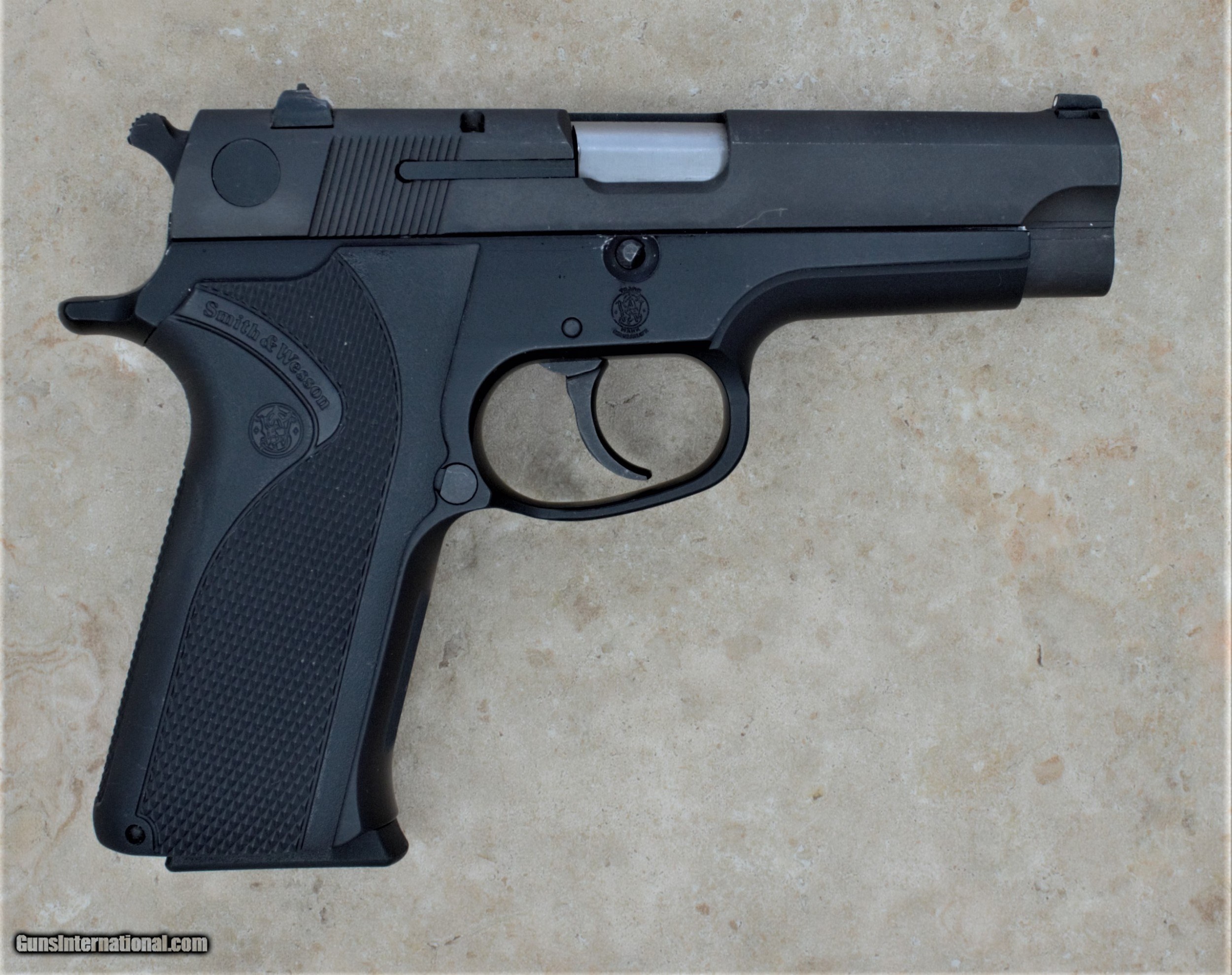 SMITH AND WESSON MODEL 915 9MM MANUFACTURED IN 1993 WITH MANUAL**SOLD**