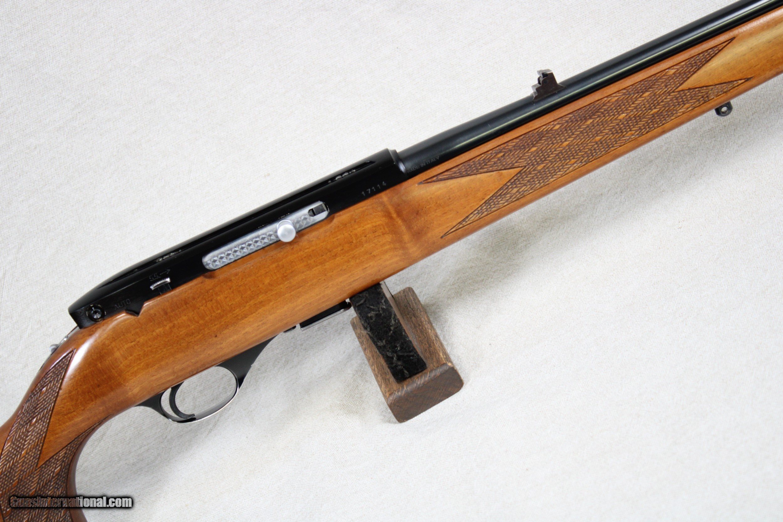 Late 1960's Vintage Weatherby Mark XXII chambered in .22LR w/ 24 ...